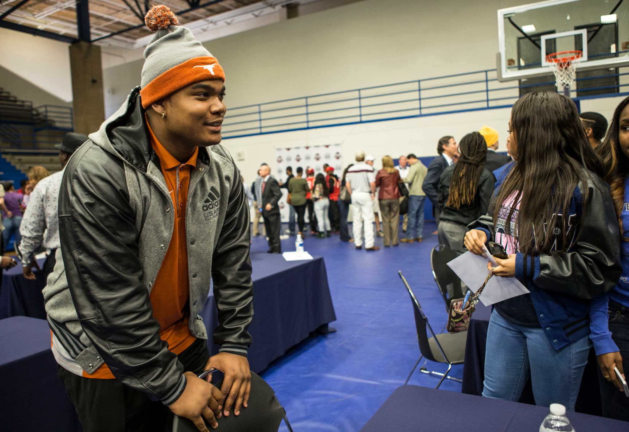 Westside's Jordan Elliott signs with Longhorns
