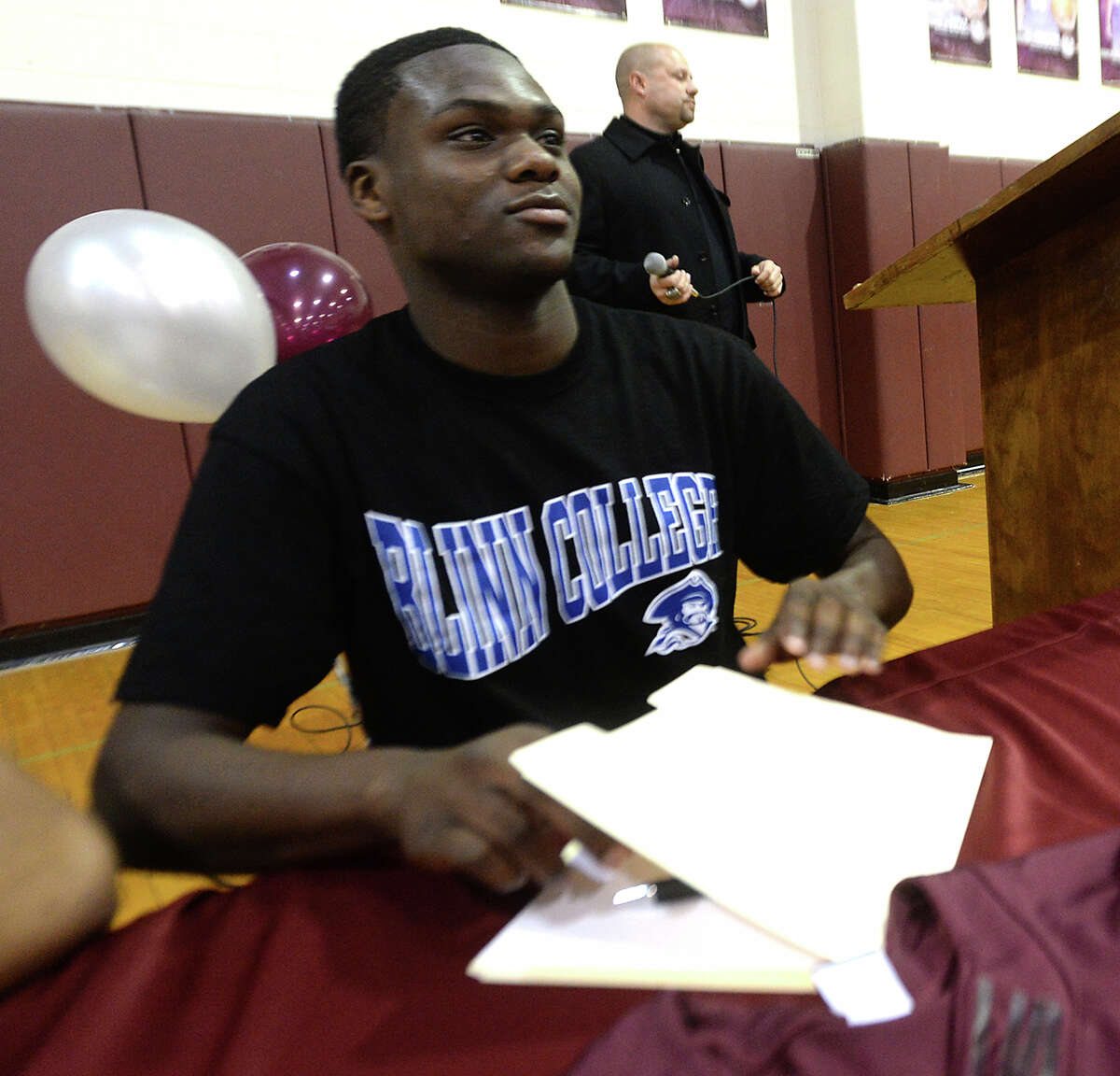 High school athletes get schooled in hard truth of recruiting