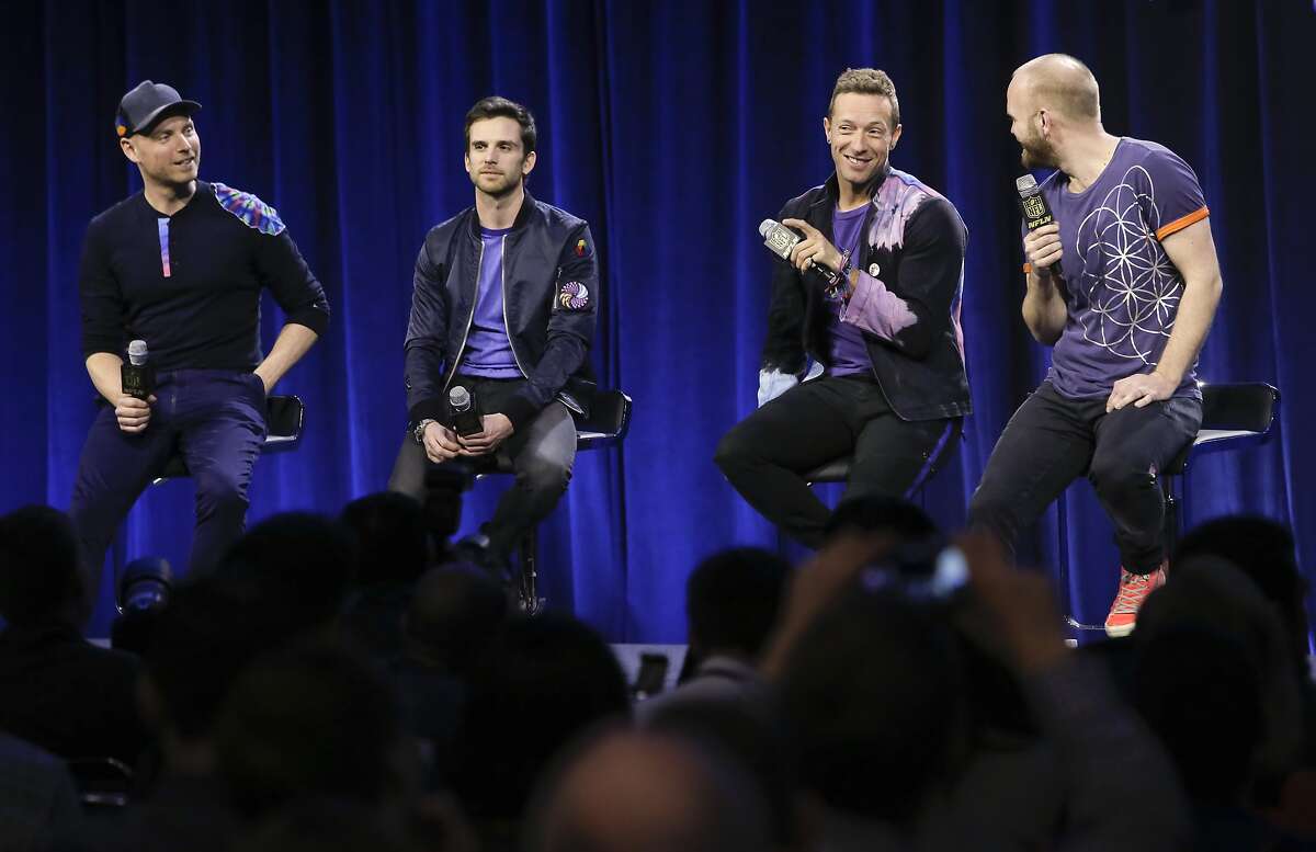 Halftime star Coldplay loses no points for lack of football savvy