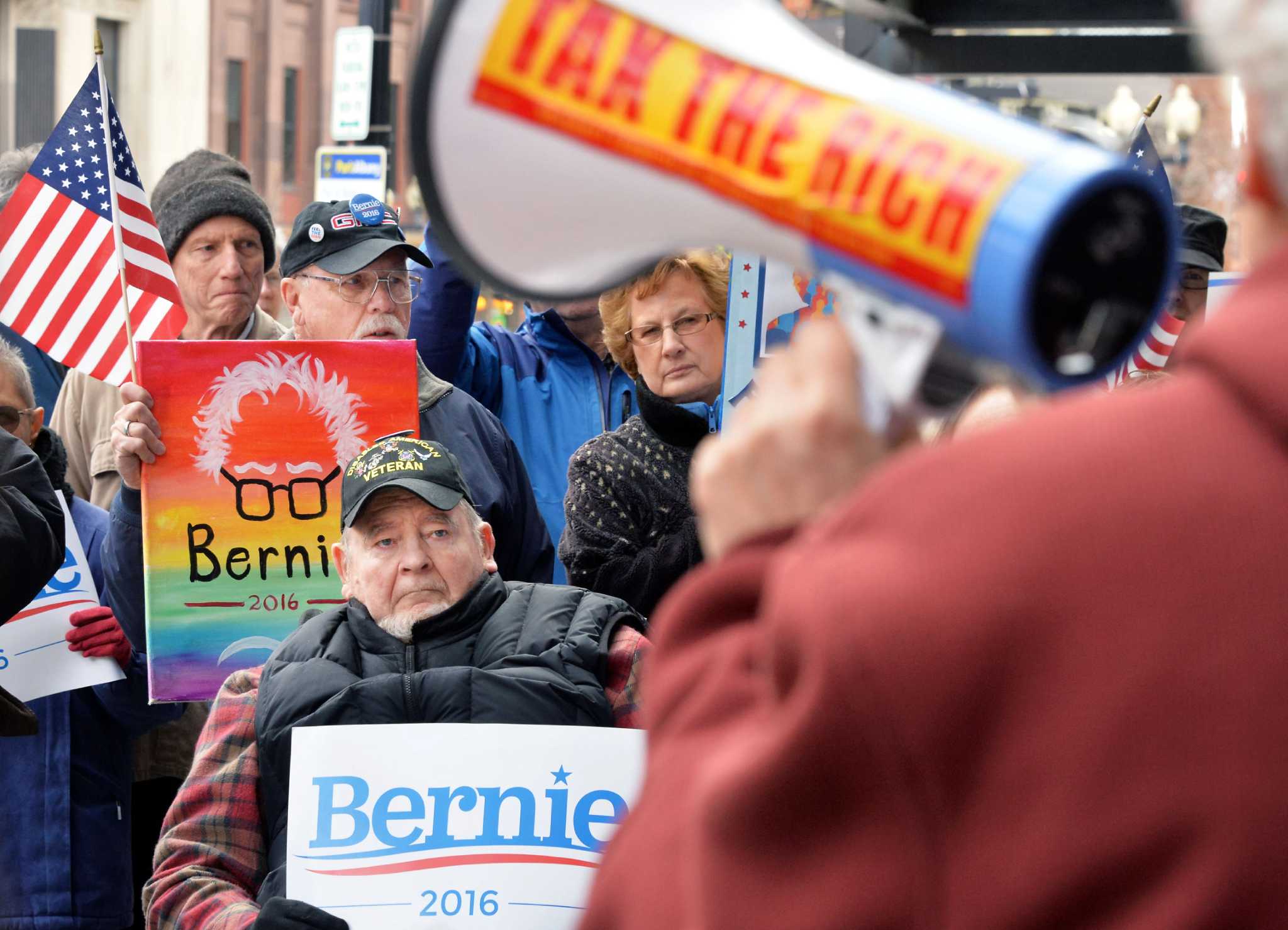 Sanders campaign delivering signatures for NY ballot