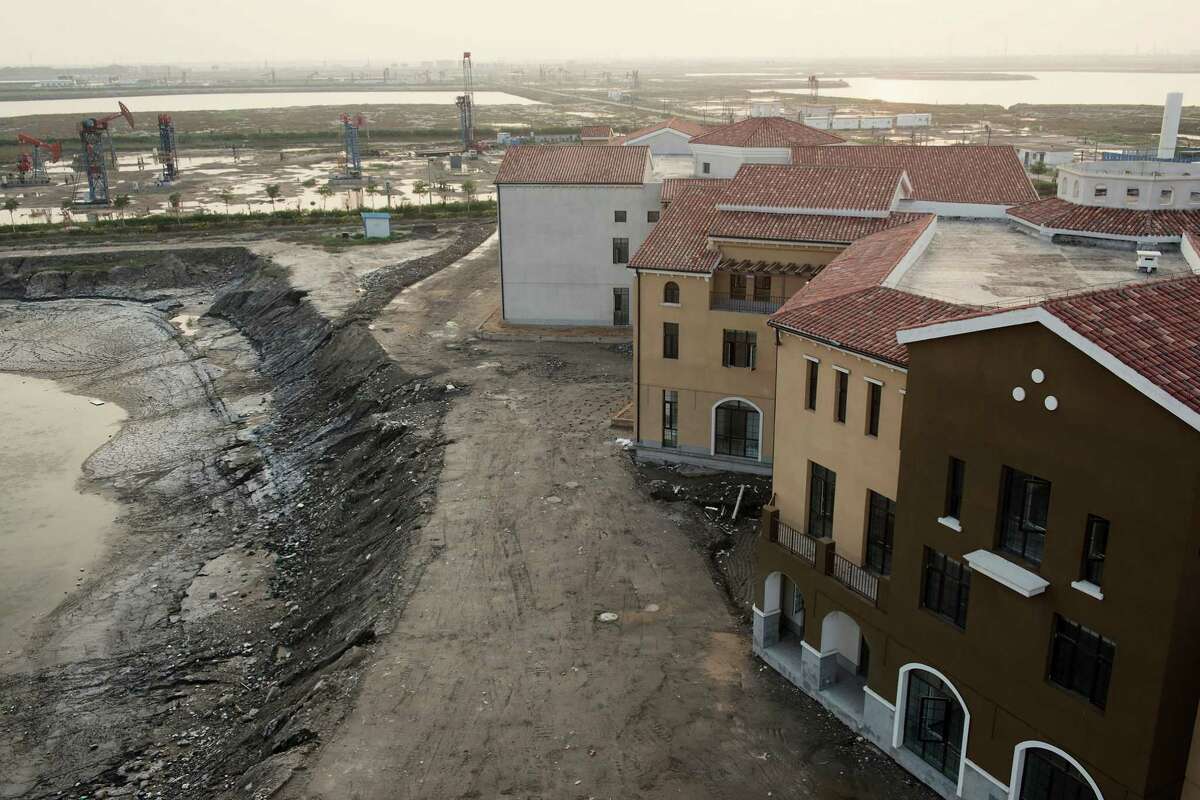 An eerie look inside China's enormous, empty 'ghost cities'