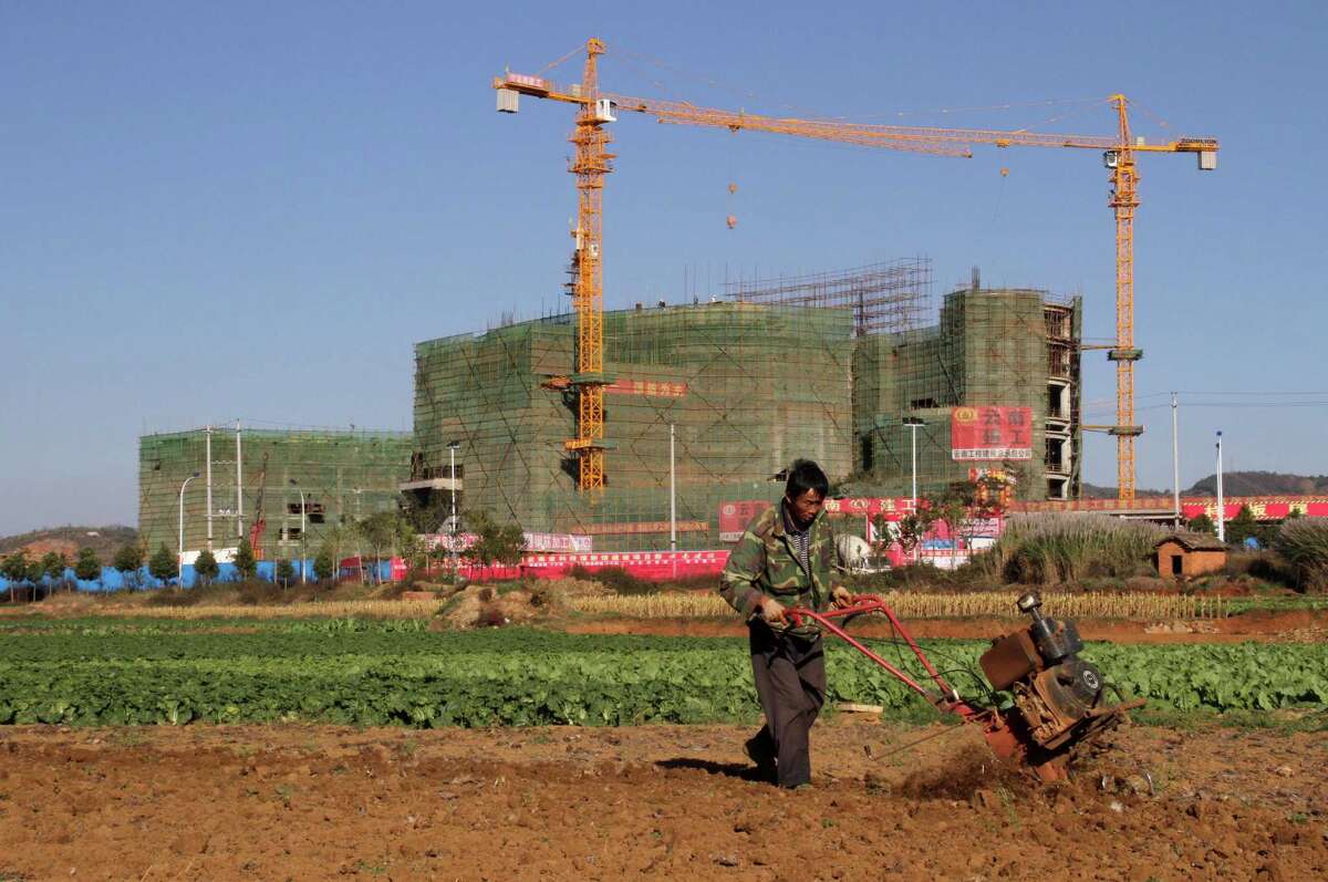 An eerie look inside China's enormous, empty 'ghost cities'