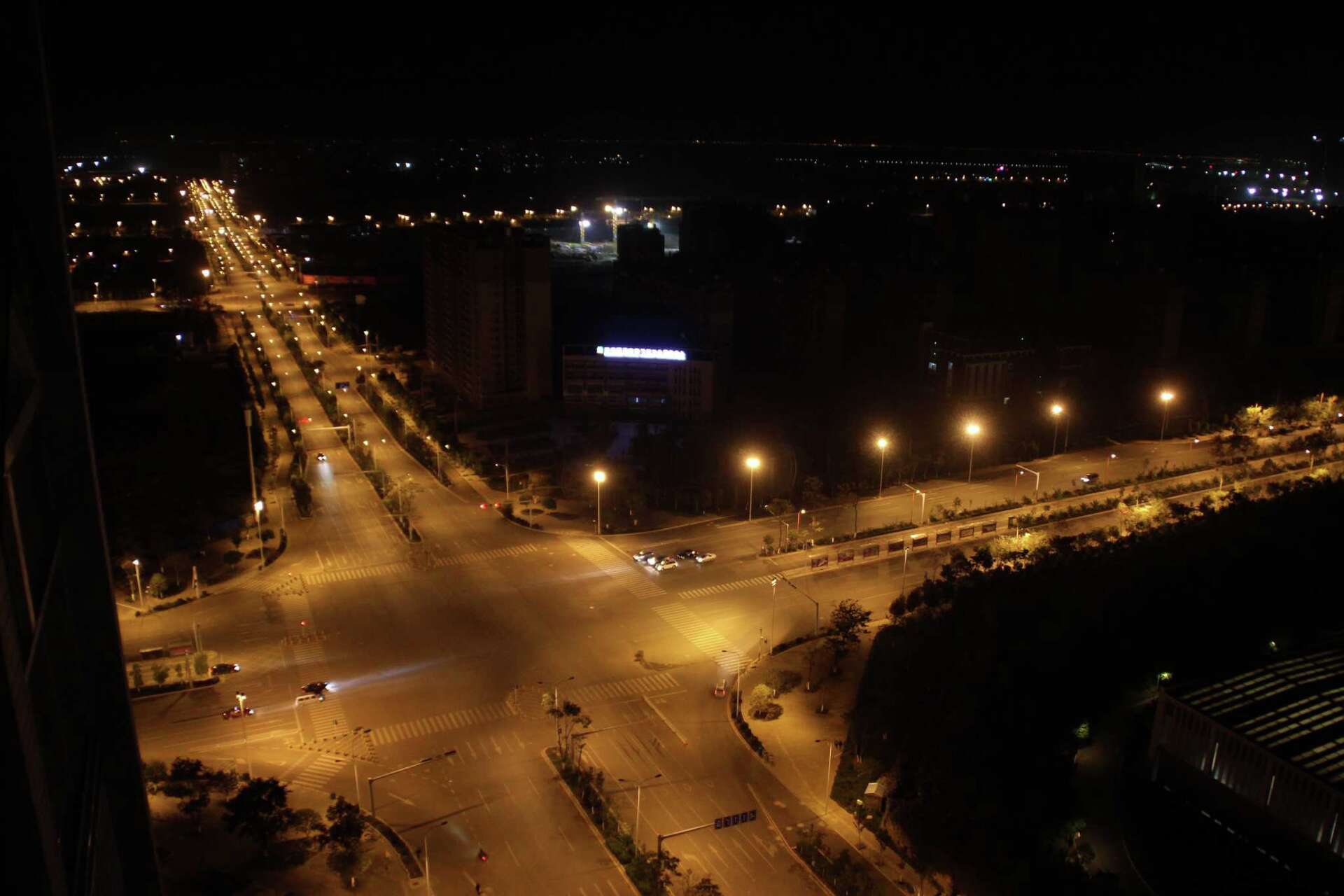 An eerie look inside China's enormous, empty 'ghost cities'
