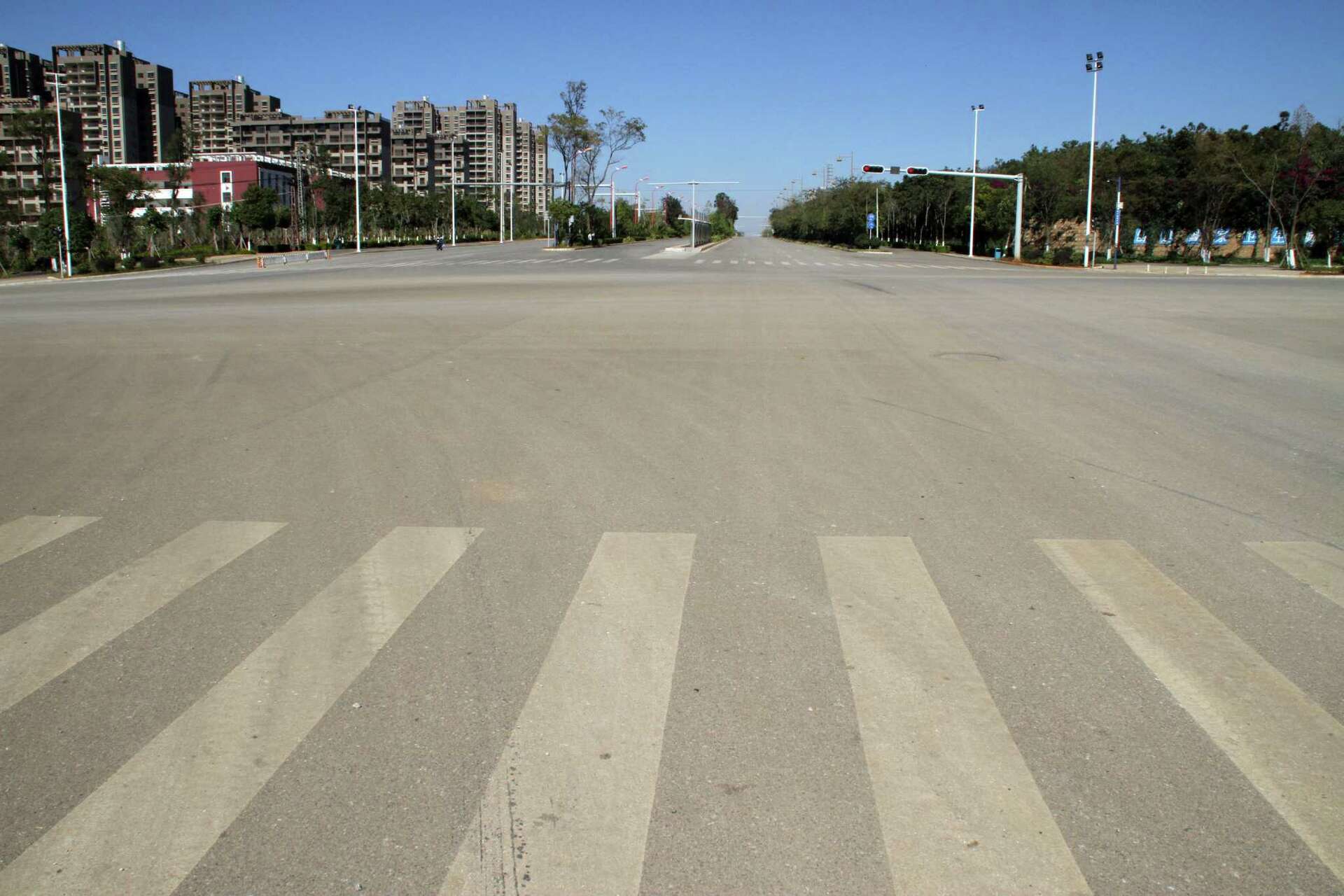 An eerie look inside China's enormous, empty 'ghost cities'