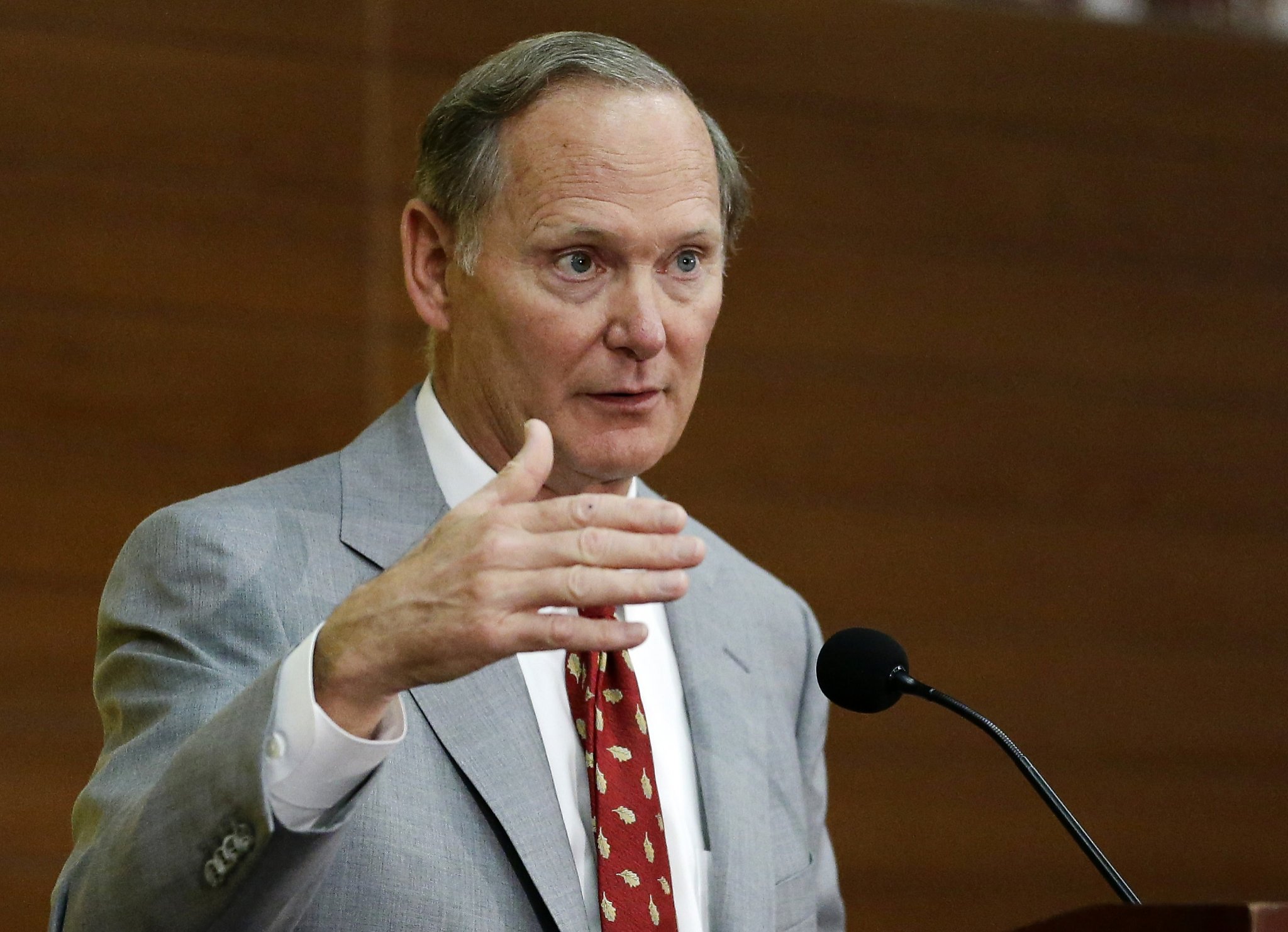 USC athletic director Pat Haden to retire