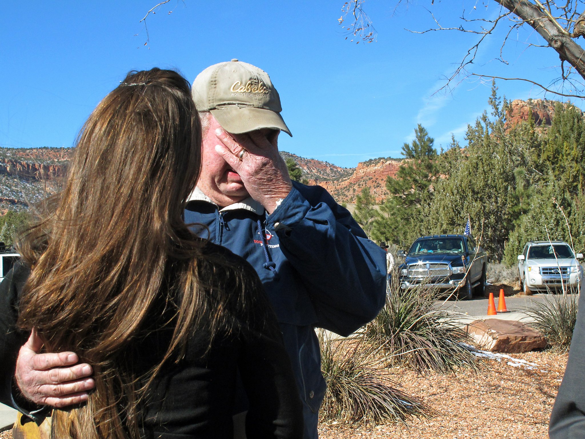 Hundreds pack viewing for fallen Oregon occupier