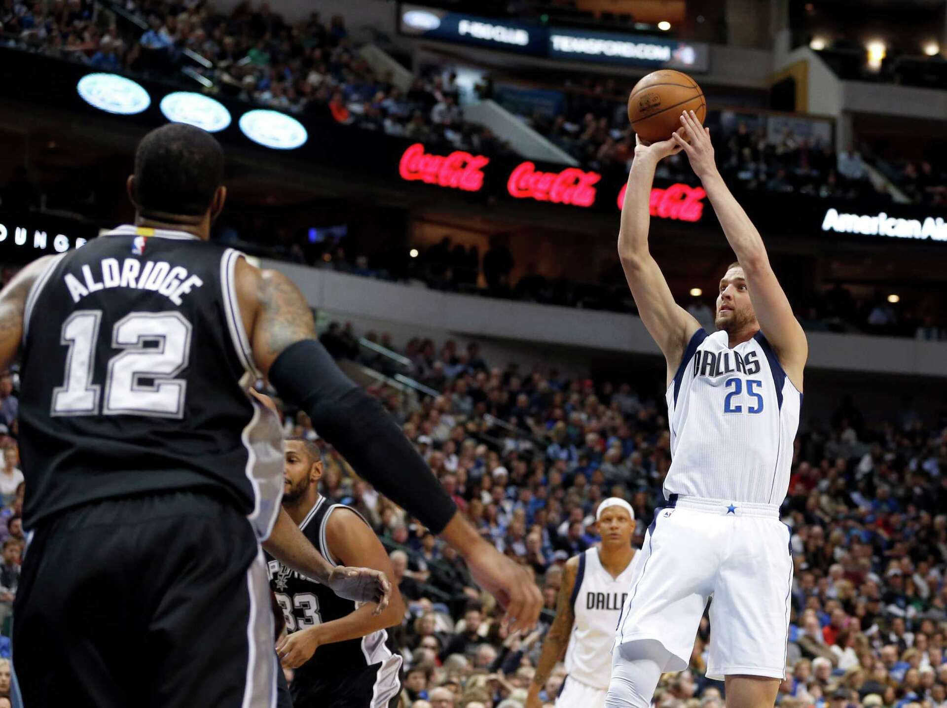 Spurs tie best 50-game start in franchise history with drubbing of ...