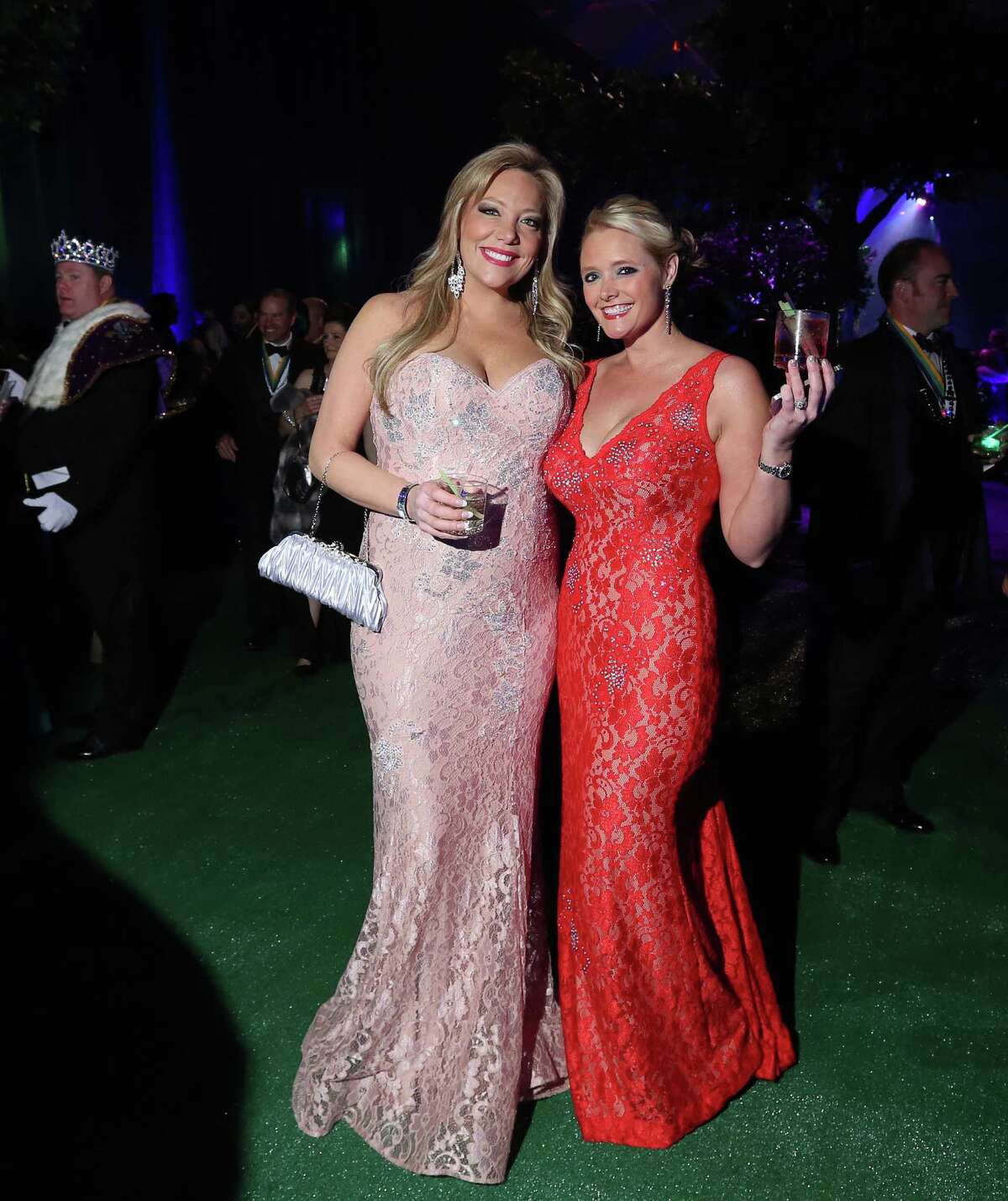 Local billionaire surprises employees with Pitbull performance