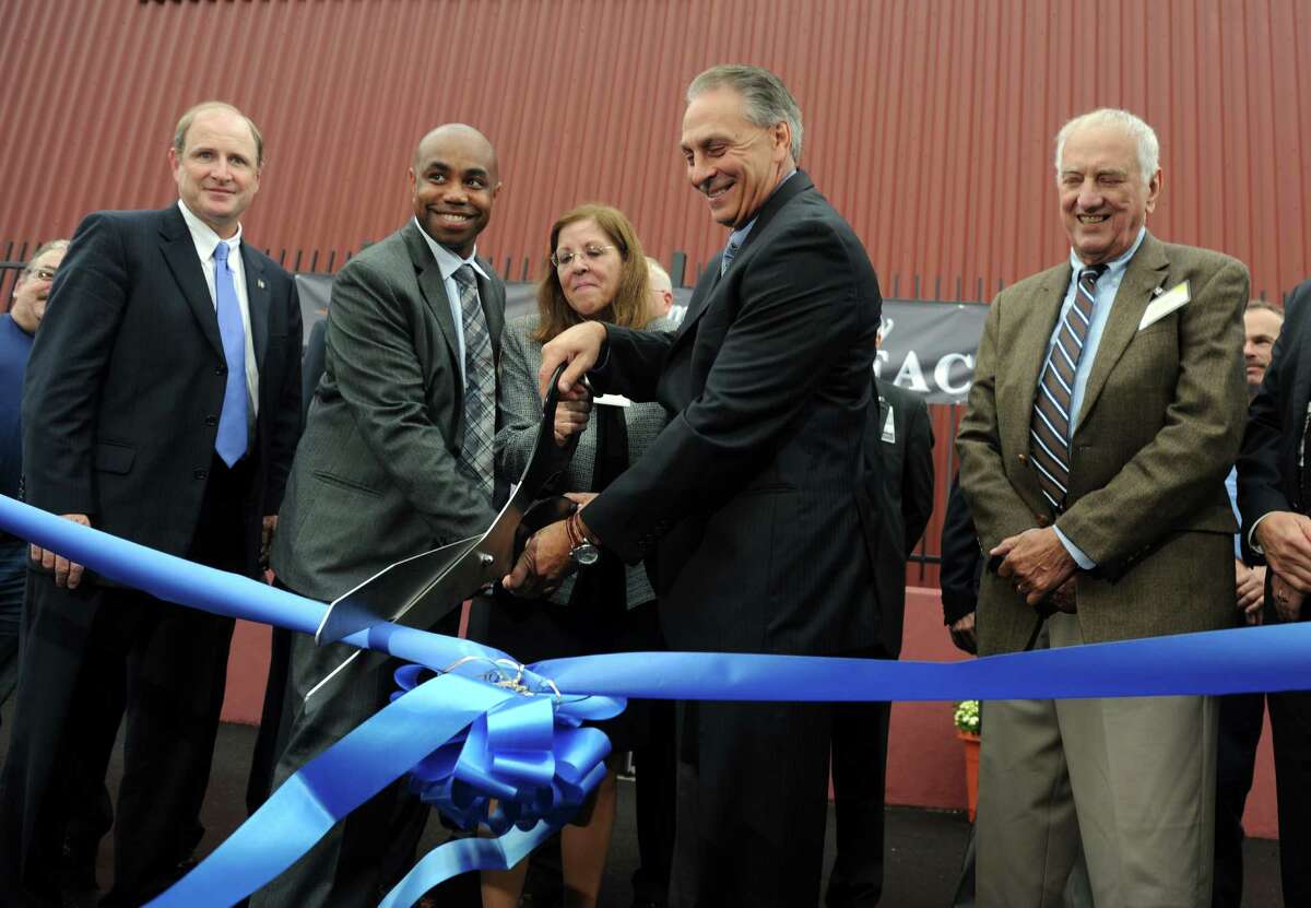 Former Sikorsky president killed in plane crash