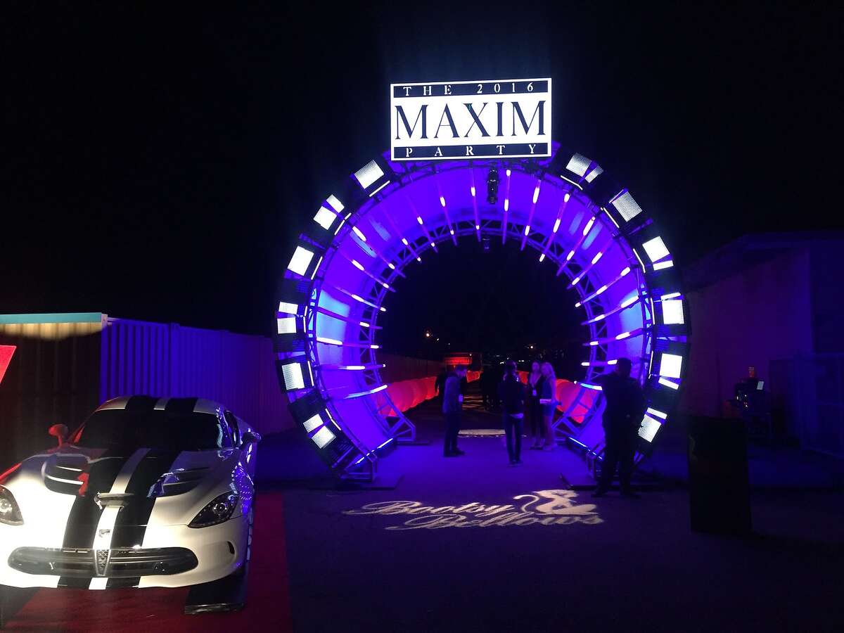 Maxim party draws 3,000 to Treasure Island