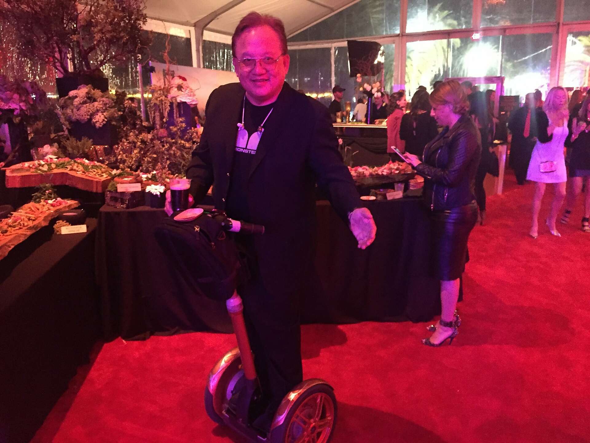 Maxim party draws 3,000 to Treasure Island