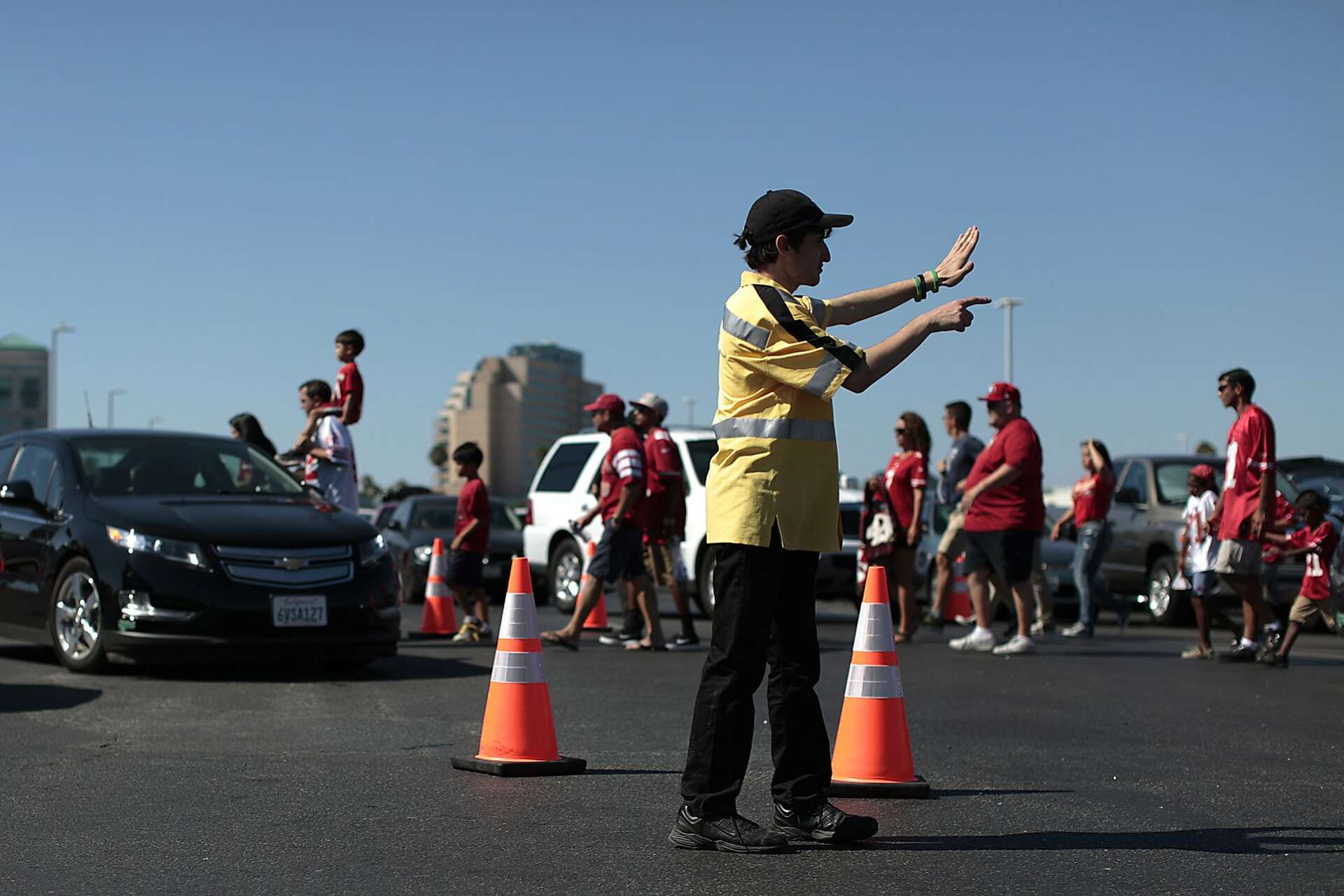 Super Bowl traffic: Smooth, if slow, sailing out of Levi’s Stadium