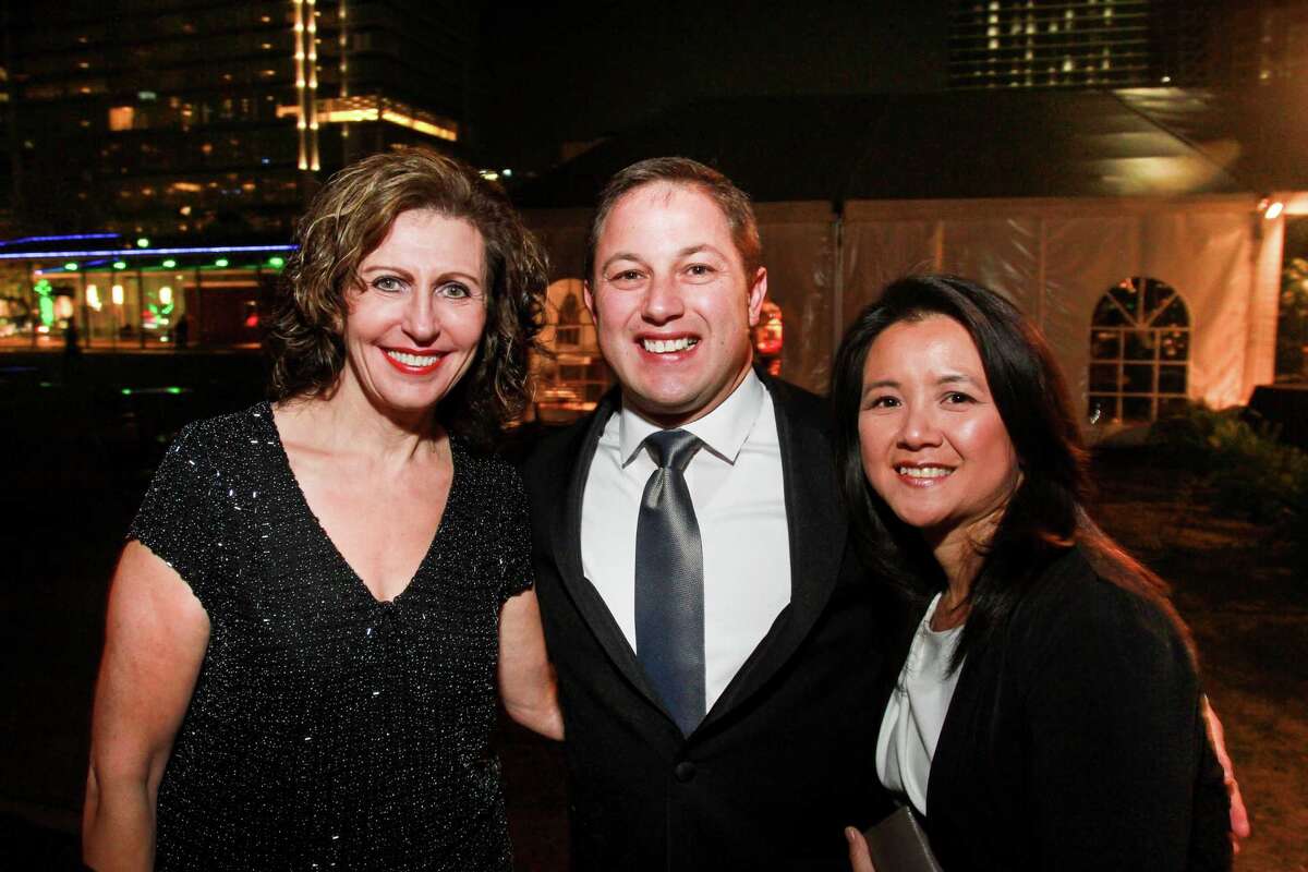 Discovery Green gala nearly raised $1 million