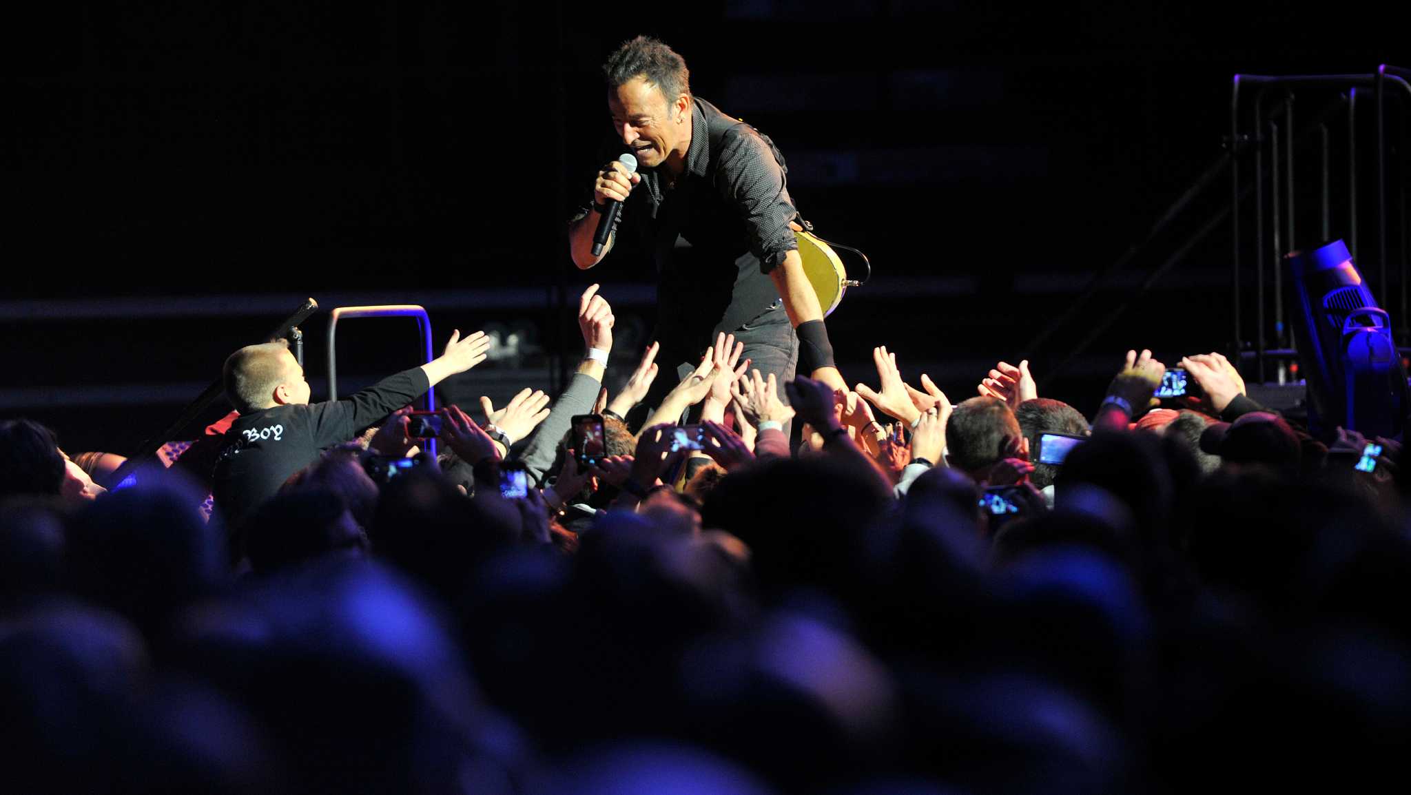 Springsteen delivers marathon album with mighty marathon concert