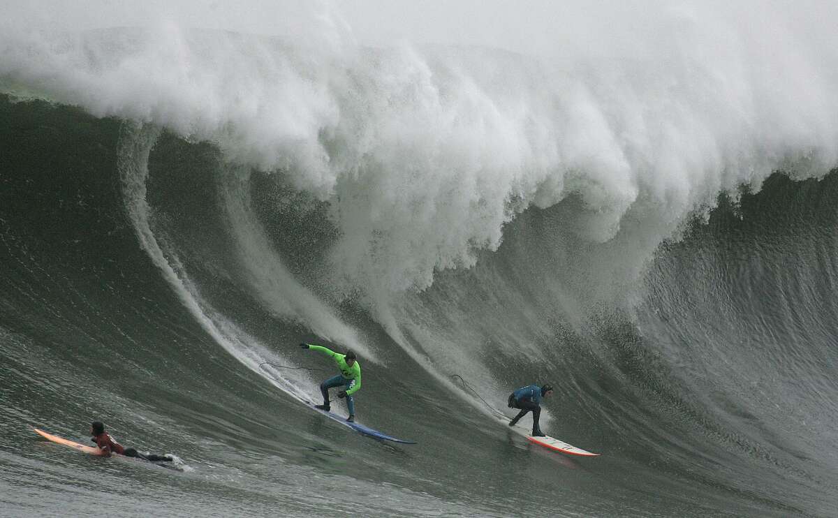 Mavericks surf contest draws an all-star cast