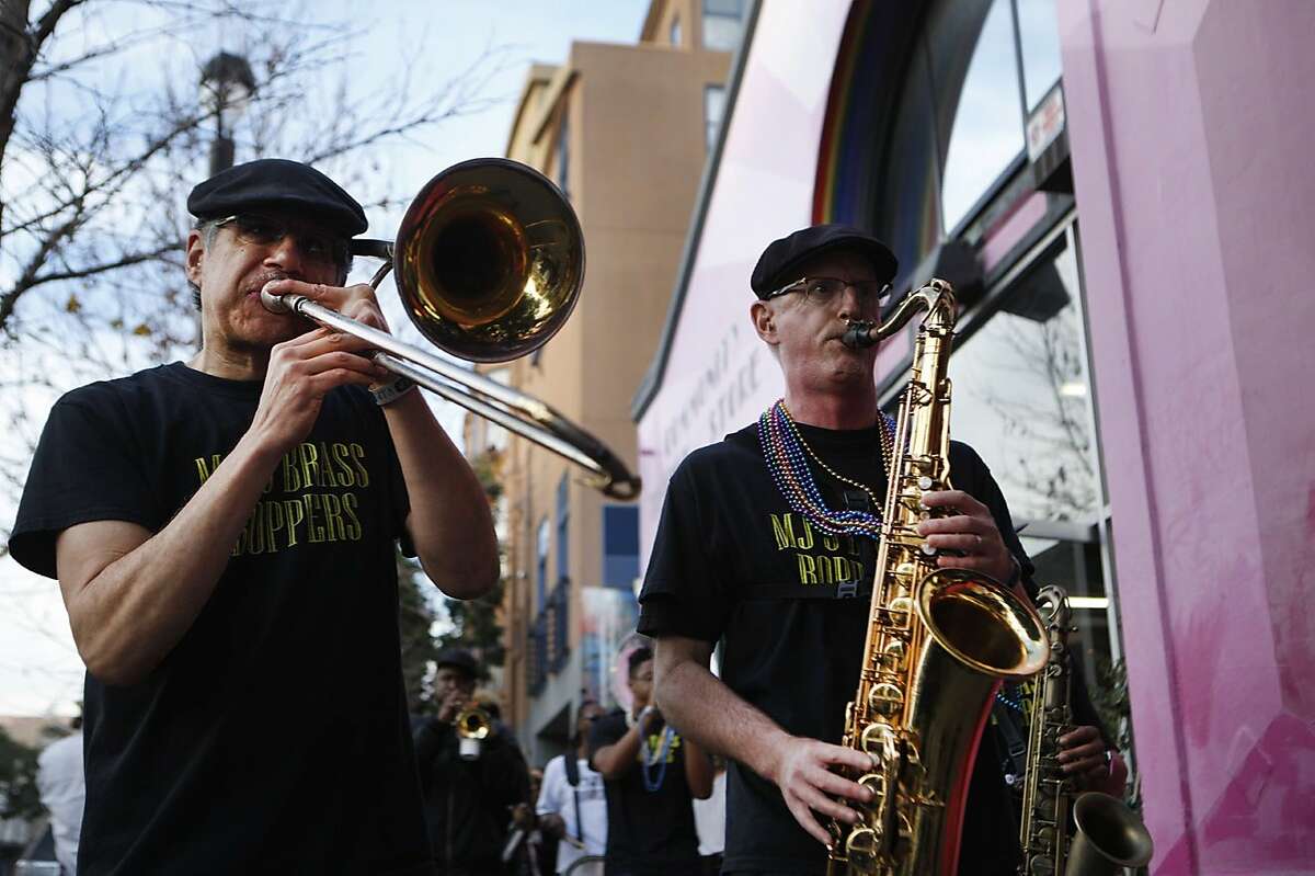 A bit of New Orleans Mardi Gras comes to the Mission