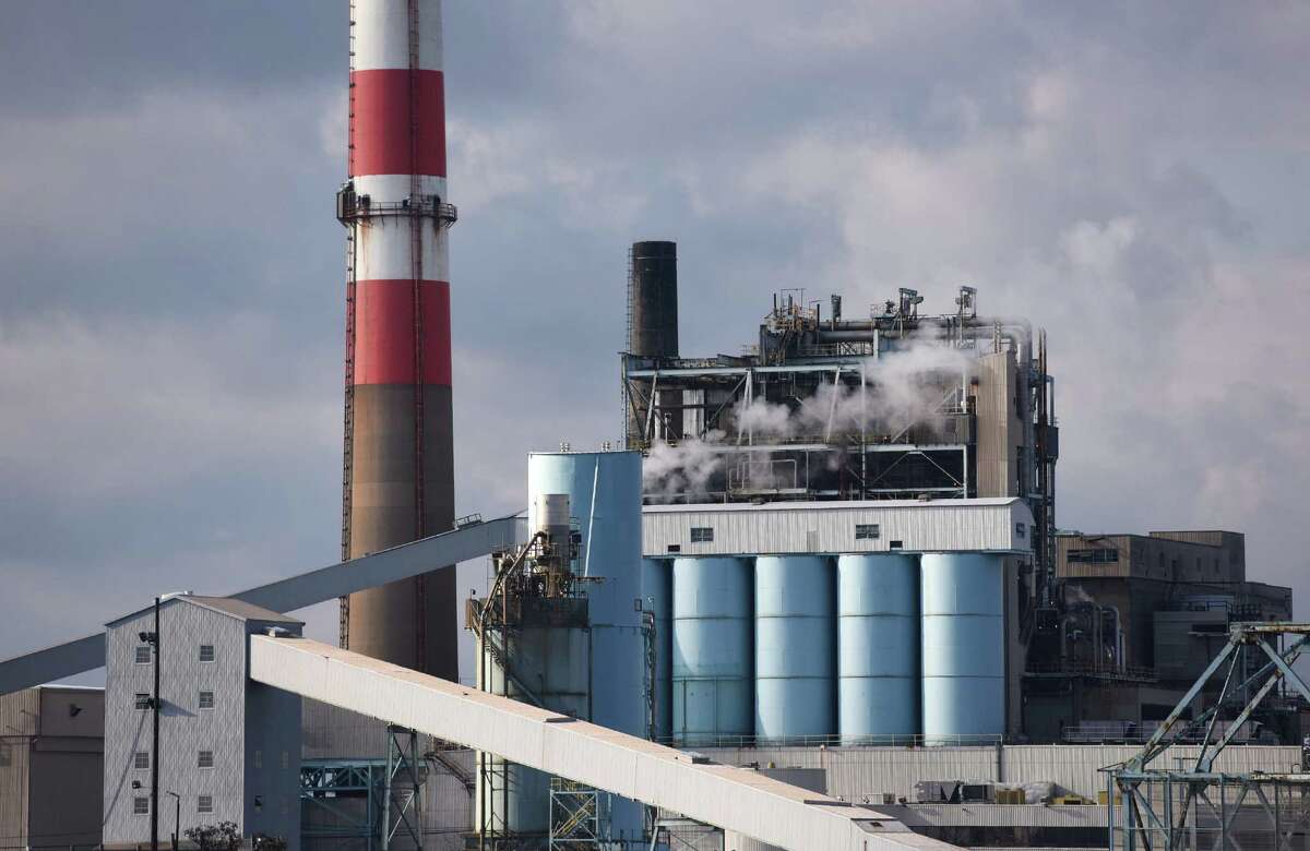 Bridgeport coal plant owner cleared for gas project