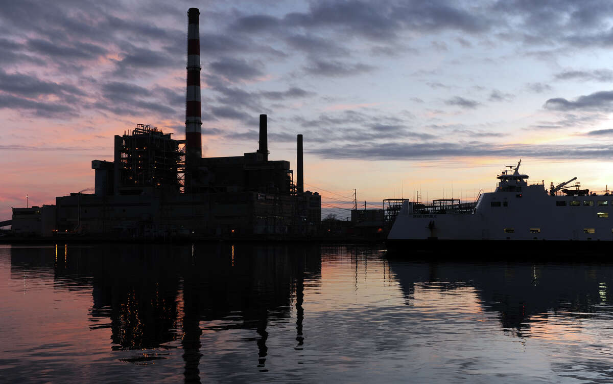 Bridgeport coal plant owner cleared for gas project