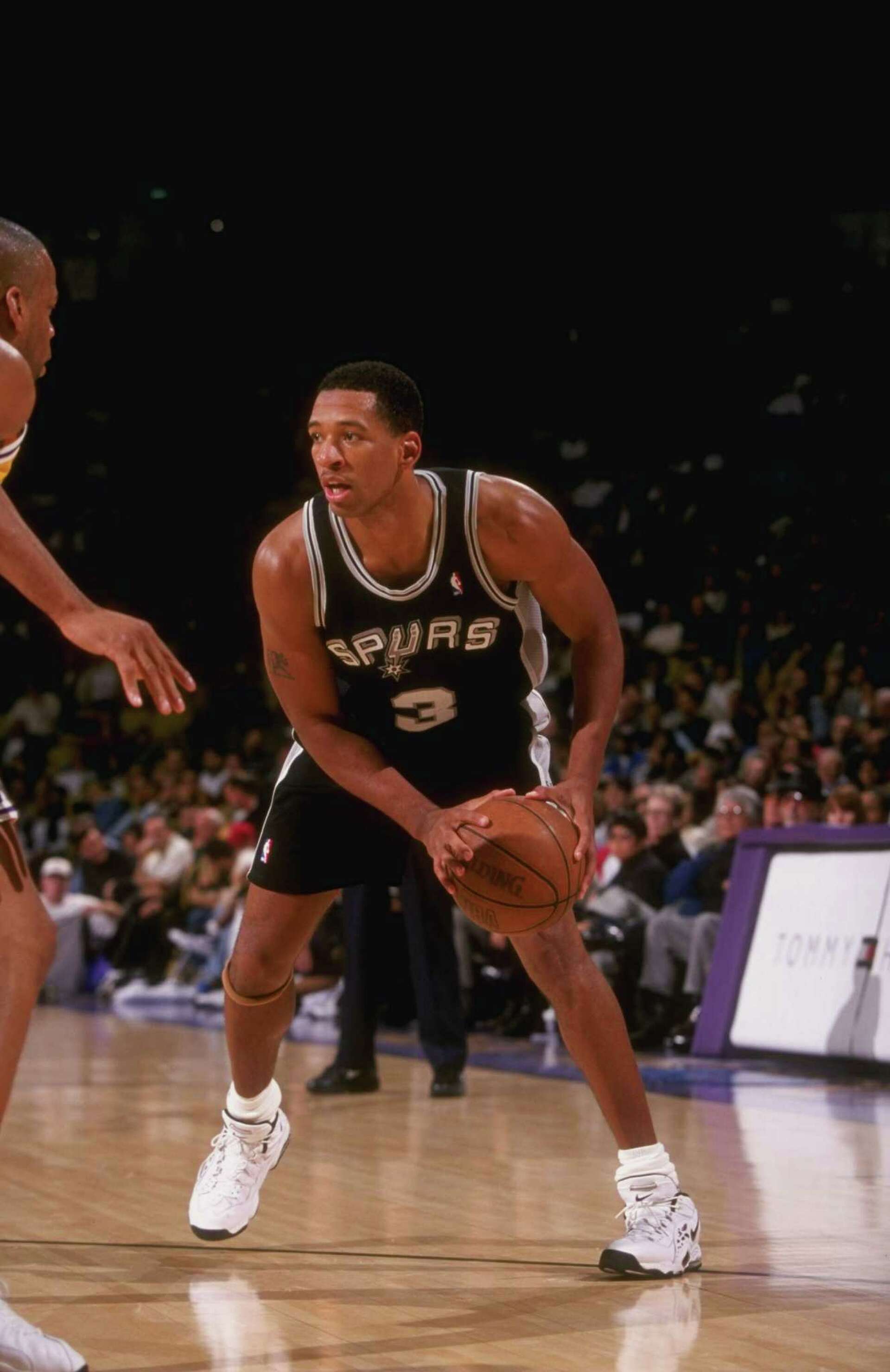Wife of former Spurs player, coach Monty Williams dies in crash in ...