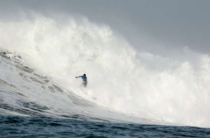 Mavericks big-wave competition set for Friday