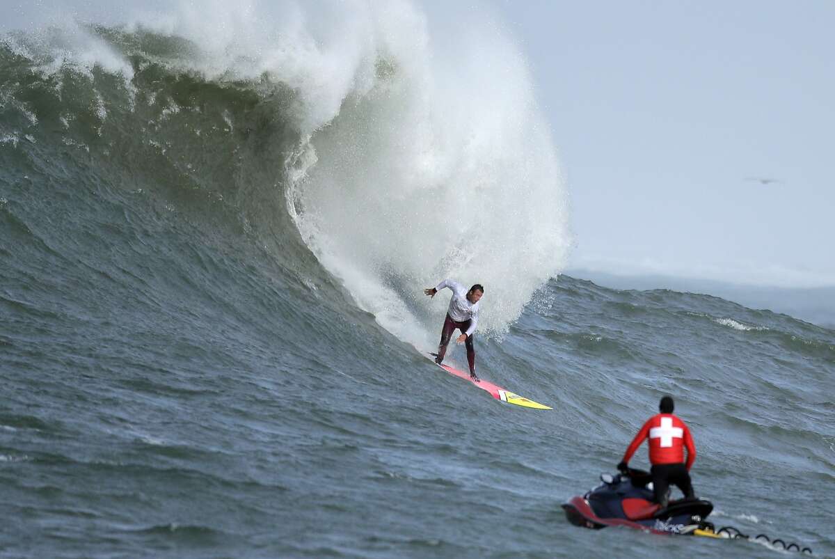 30-foot waves could hit Mavericks this weekend