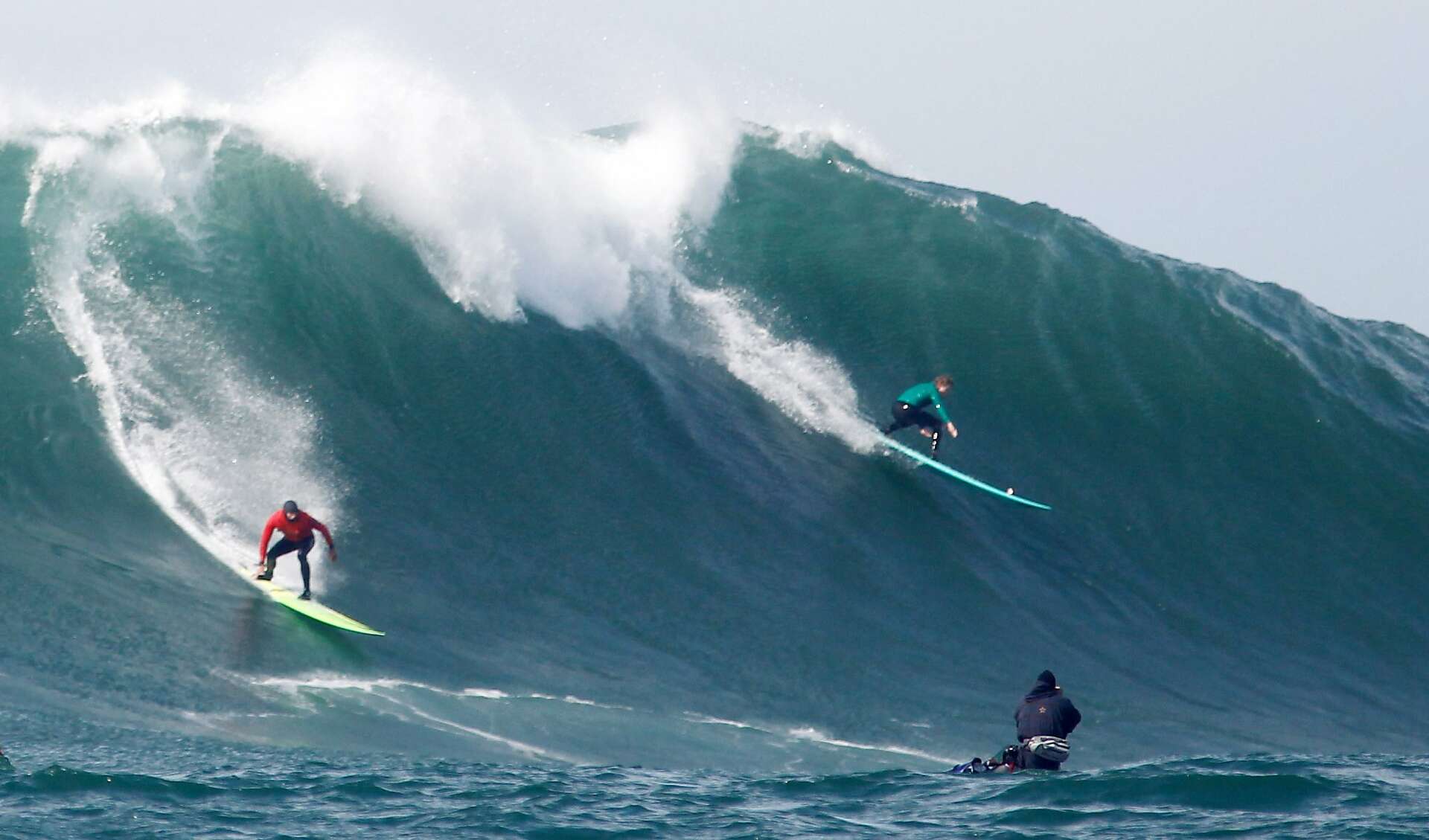 Big-wave surfing fans flock to Mavericks