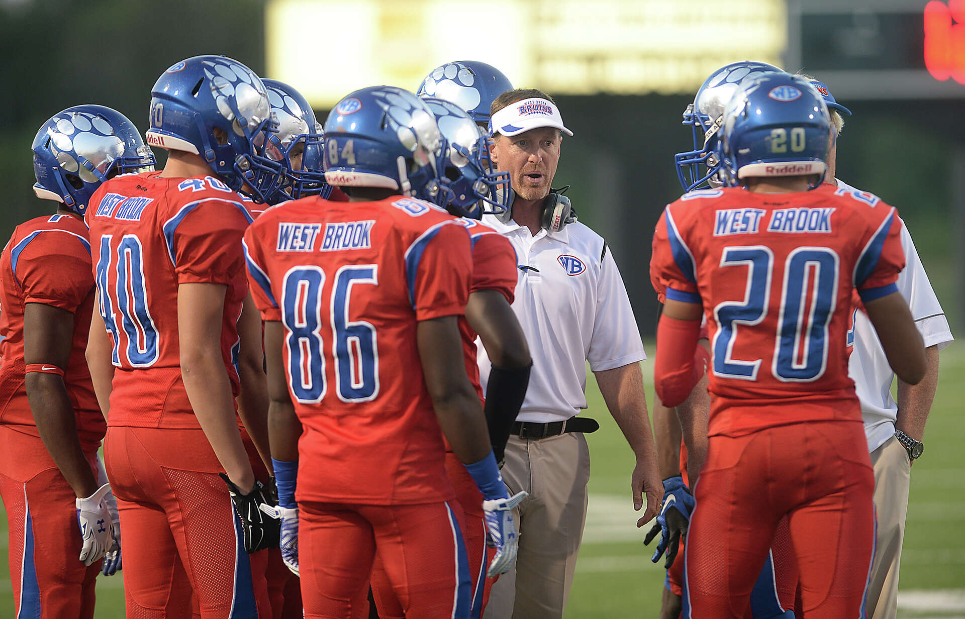 High school athletes get schooled in hard truth of recruiting