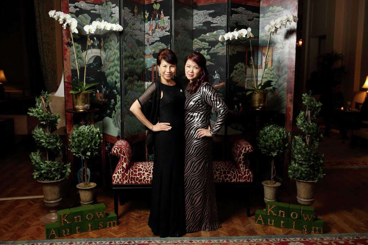 KnowAutism gala lights up the city, raises $162,000