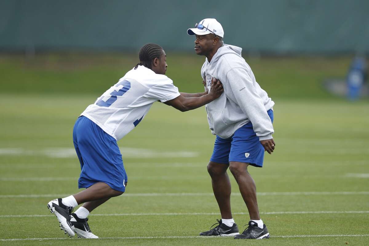 Former NFL assistant Charlie Williams hired as UT receivers coach