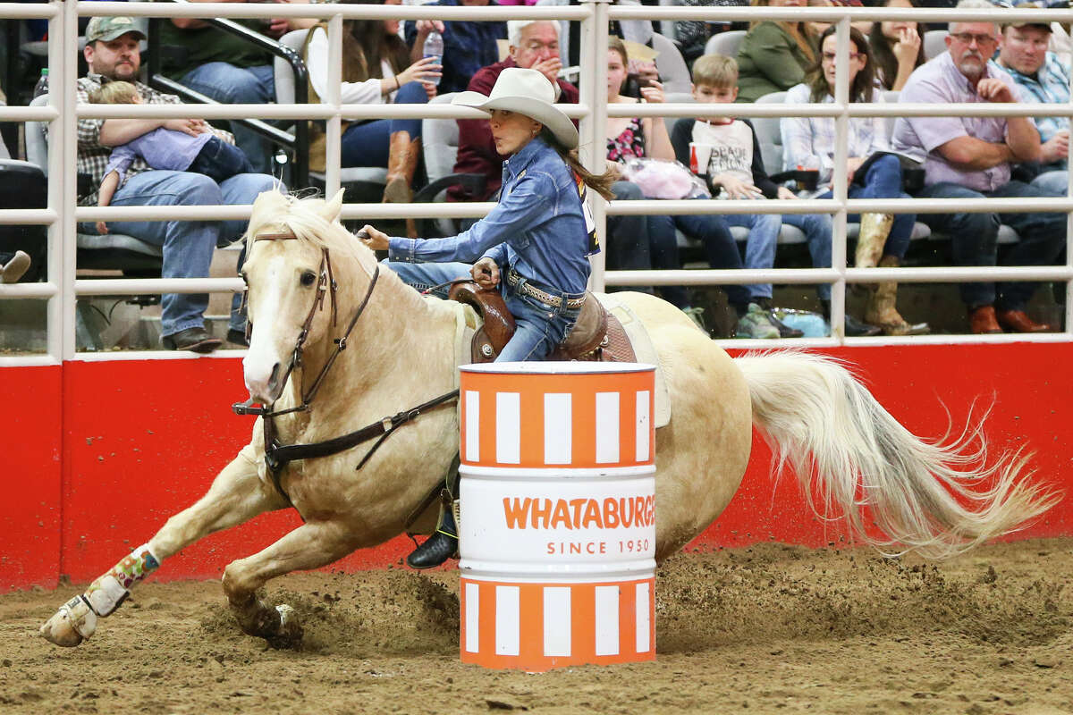 Barrel racing competitor outraces adversity