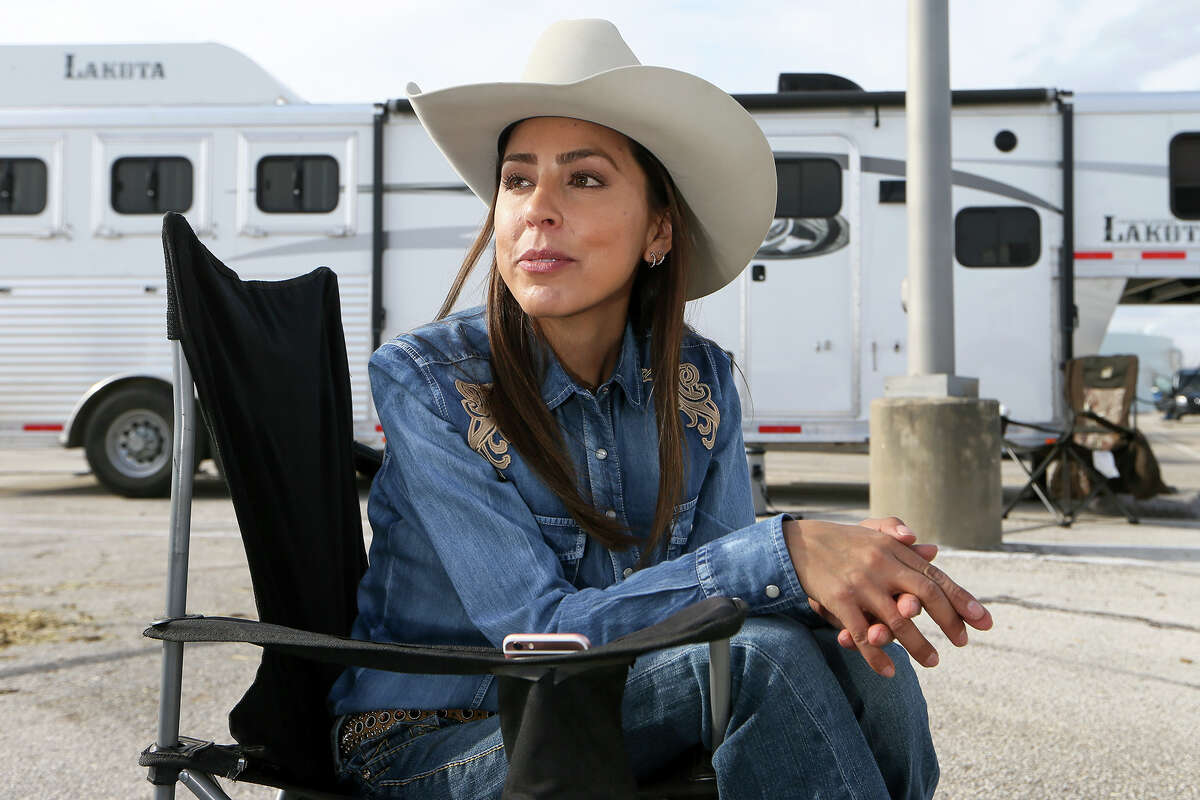 Barrel racing competitor outraces adversity