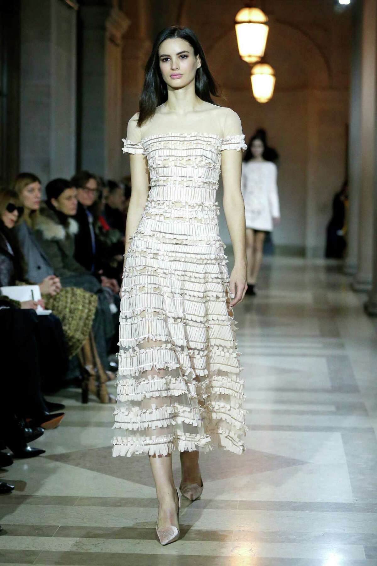 California considers banning anorexic models