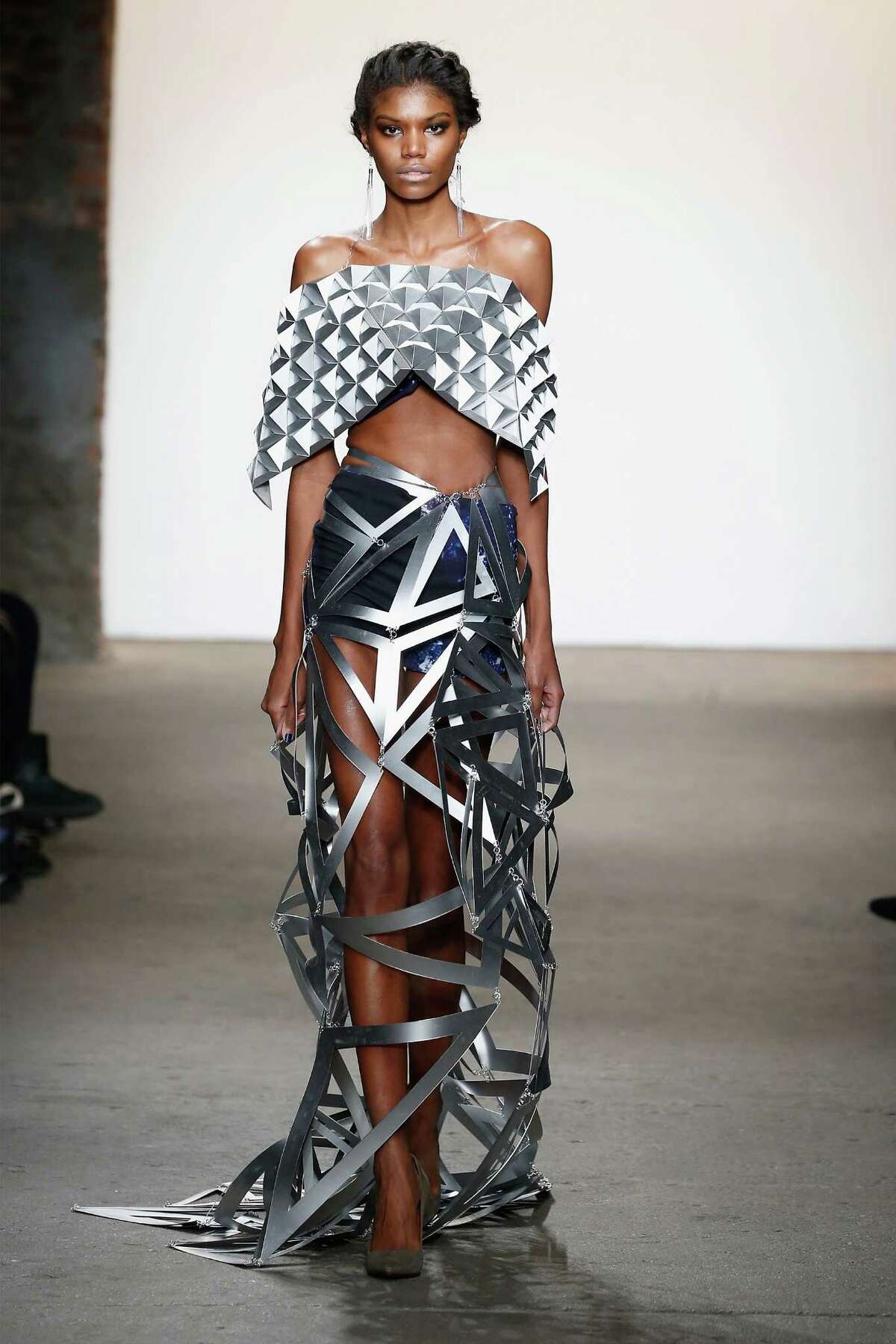 California considers banning anorexic models