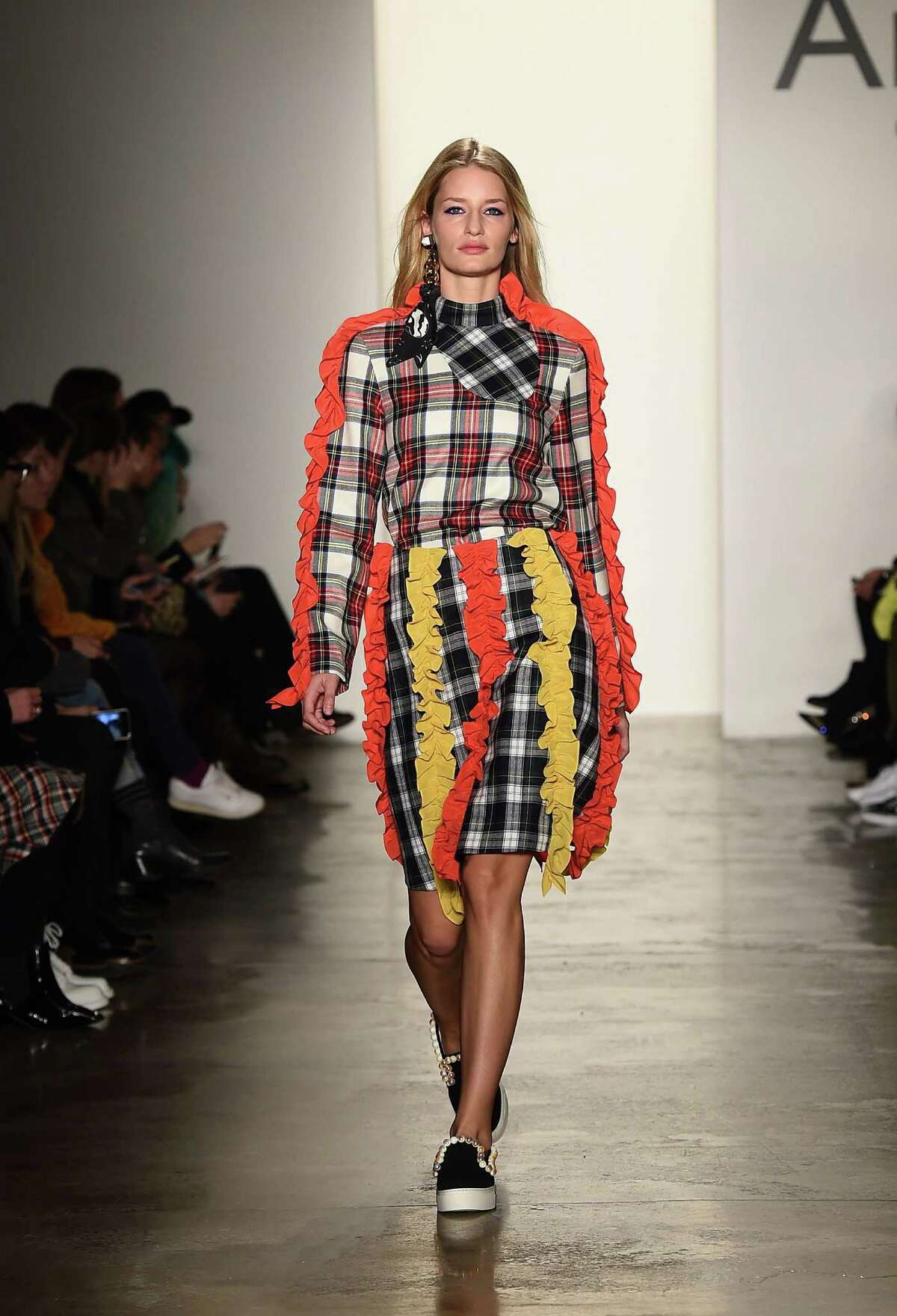 California considers banning anorexic models