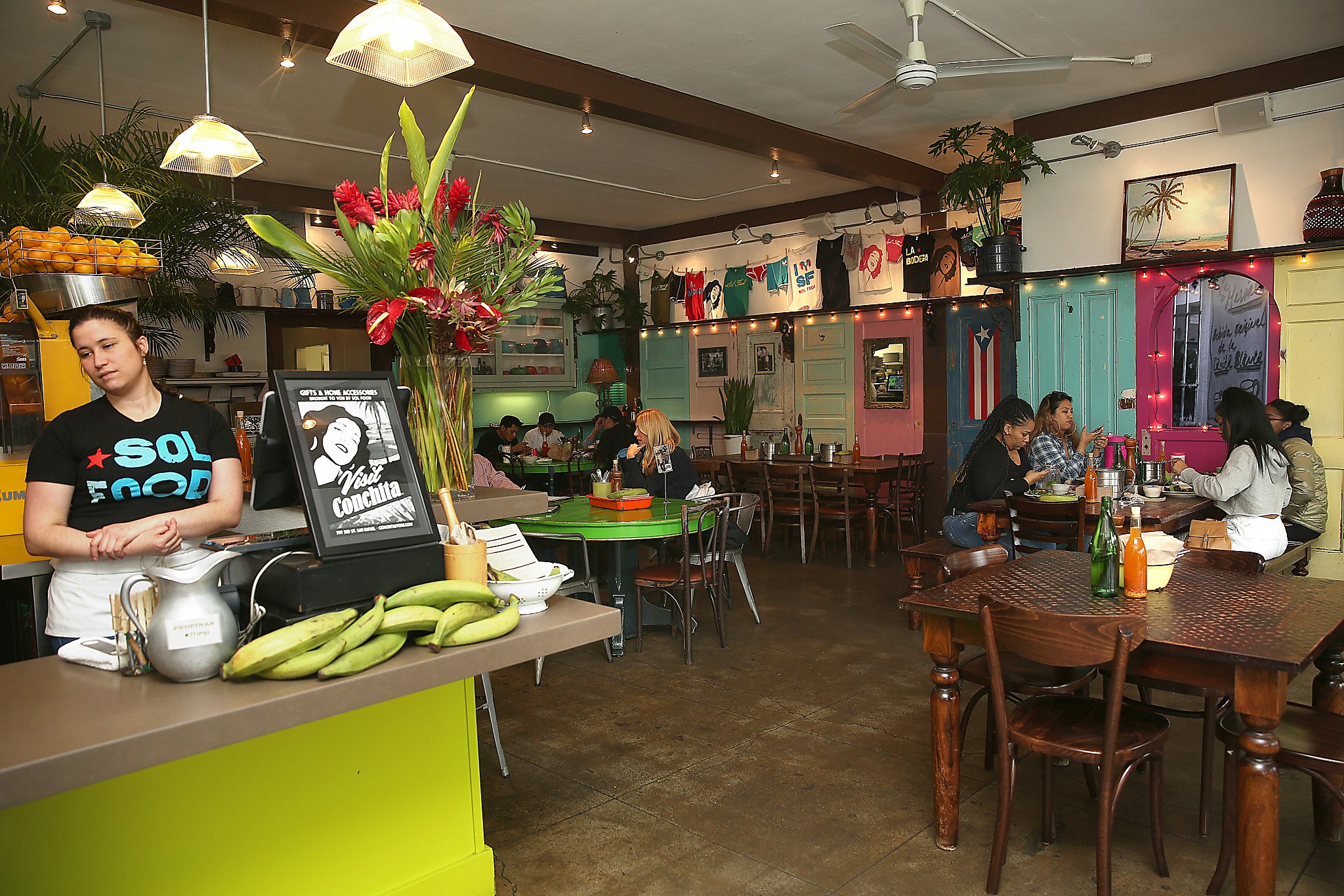 Sol restaurant store