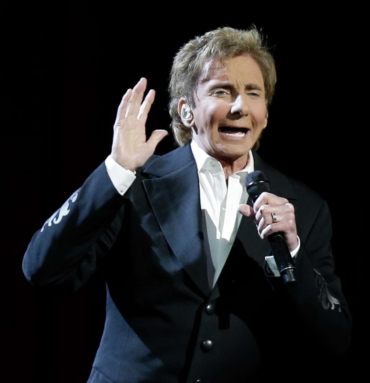 Barry Manilow is taking a bow, but his impact on music and culture will ...