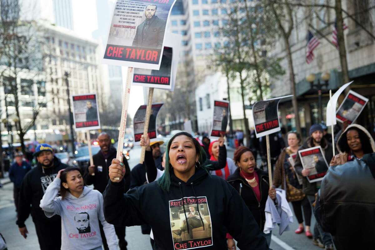 Protesters call for action following death of Che Taylor