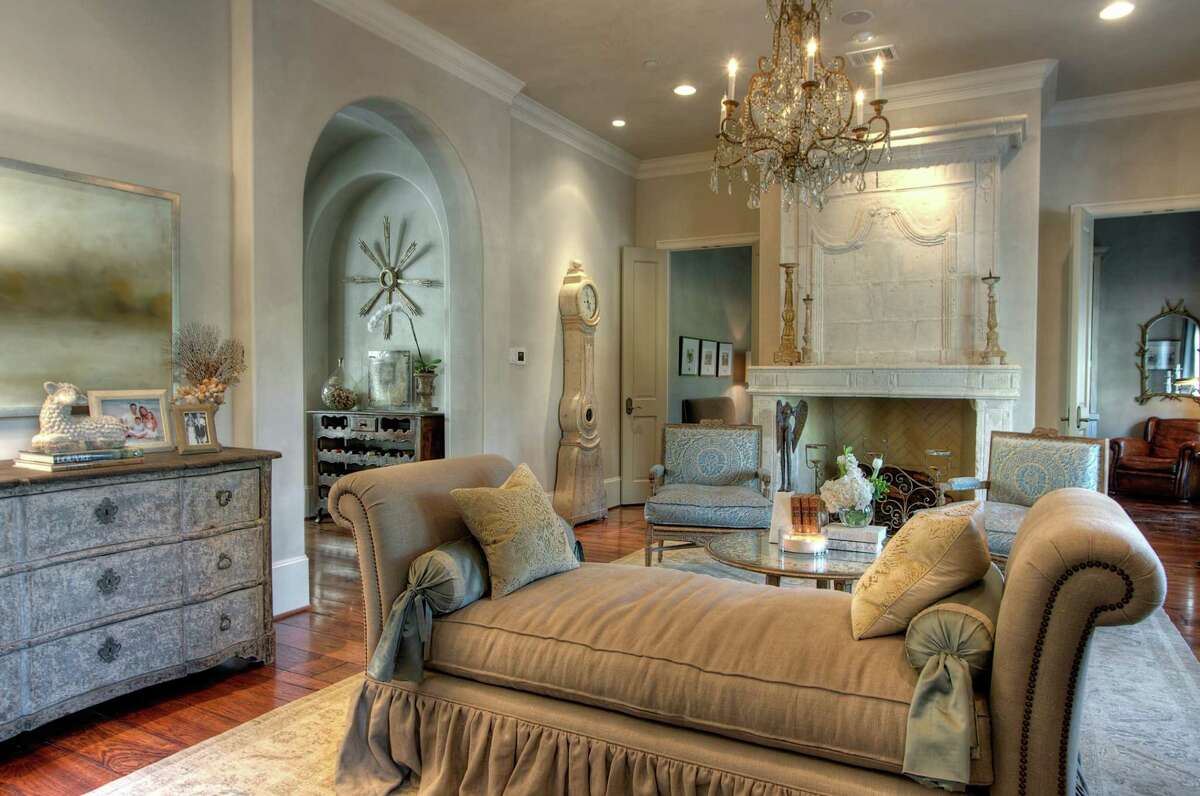 The 'Segreto' is out about local decorative painting firm