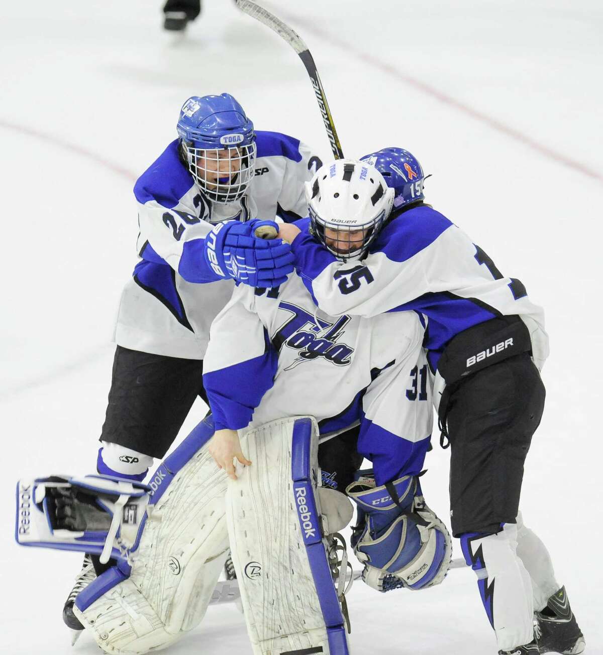 Saratoga hockey wins second straight Section II crown