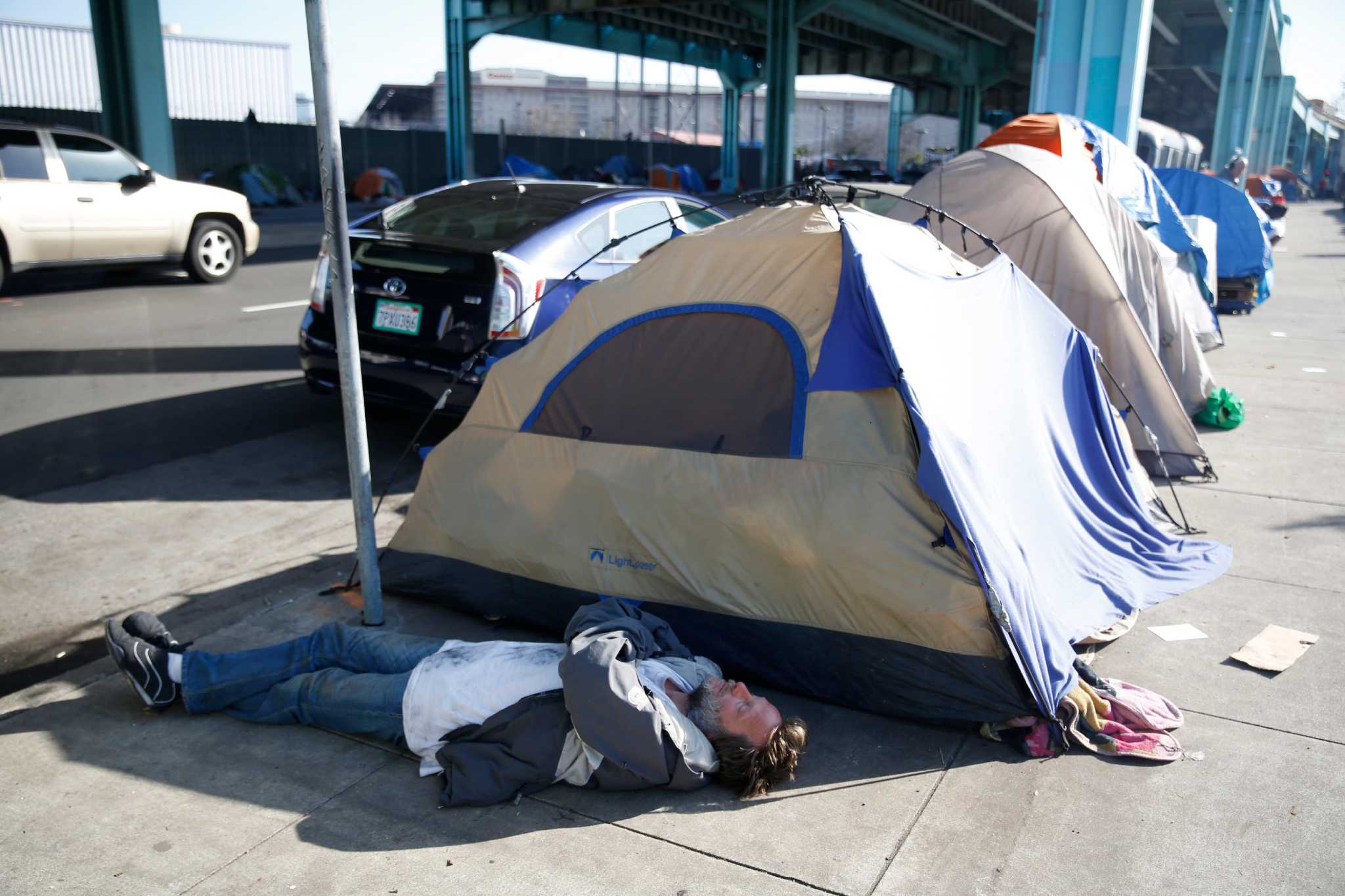 SF homeless camp shrinks as deadline for sweep passes