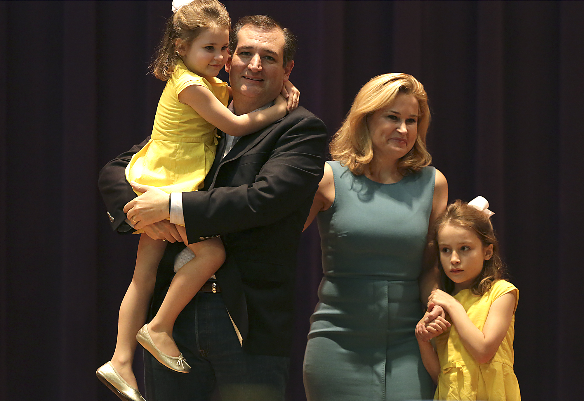 Cruz revs South Texas supporters