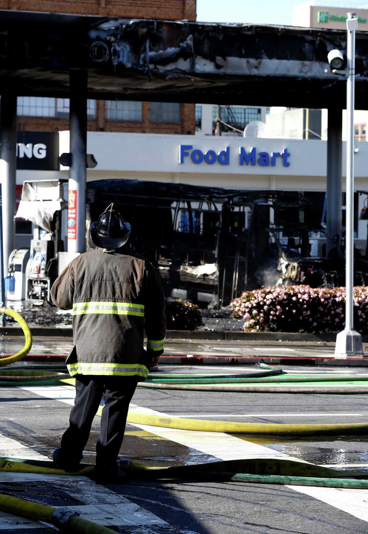Fire damages gas station and shuttle bus in SF’s SoMa area