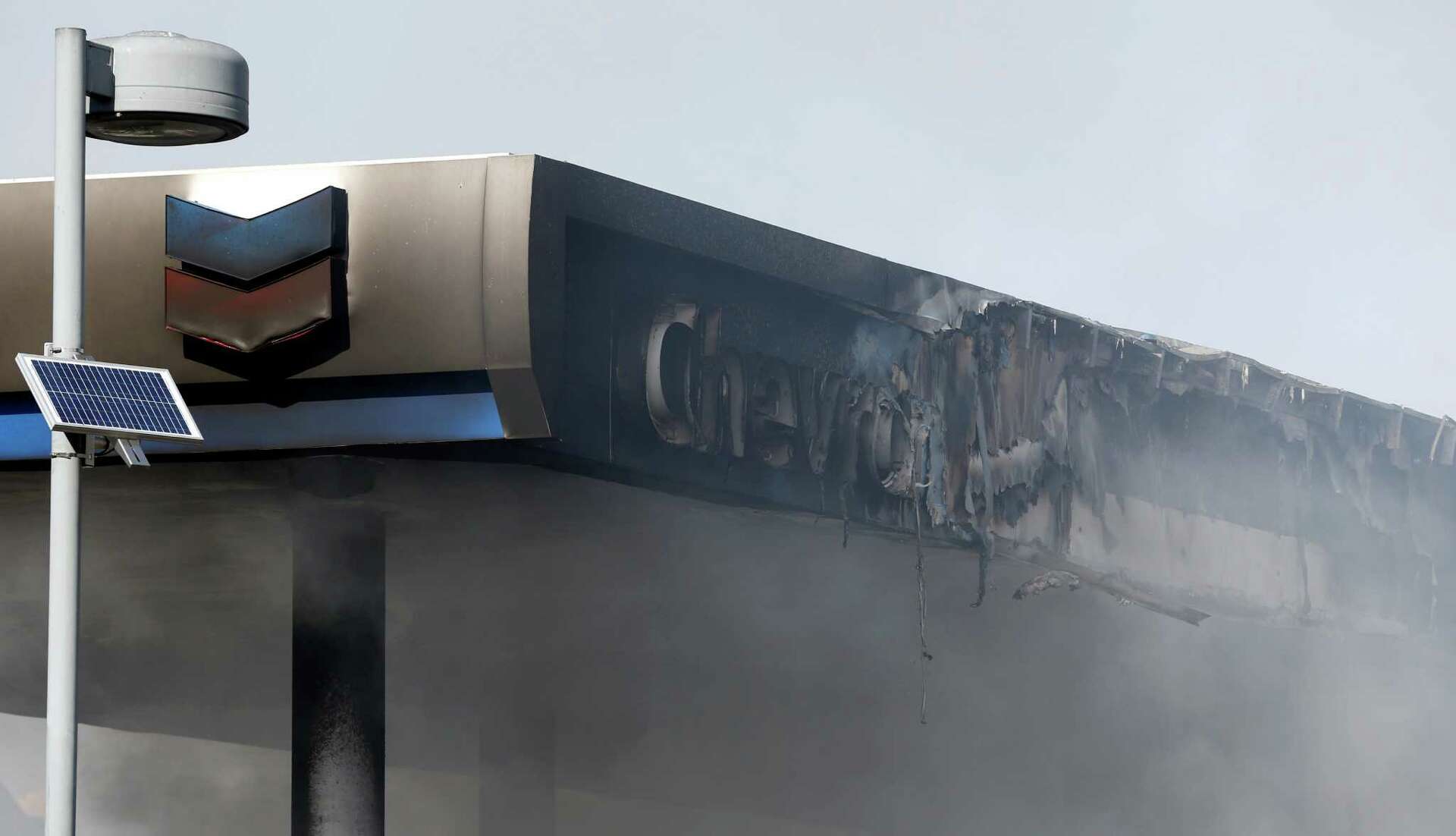 Fire damages gas station and shuttle bus in SF’s SoMa area