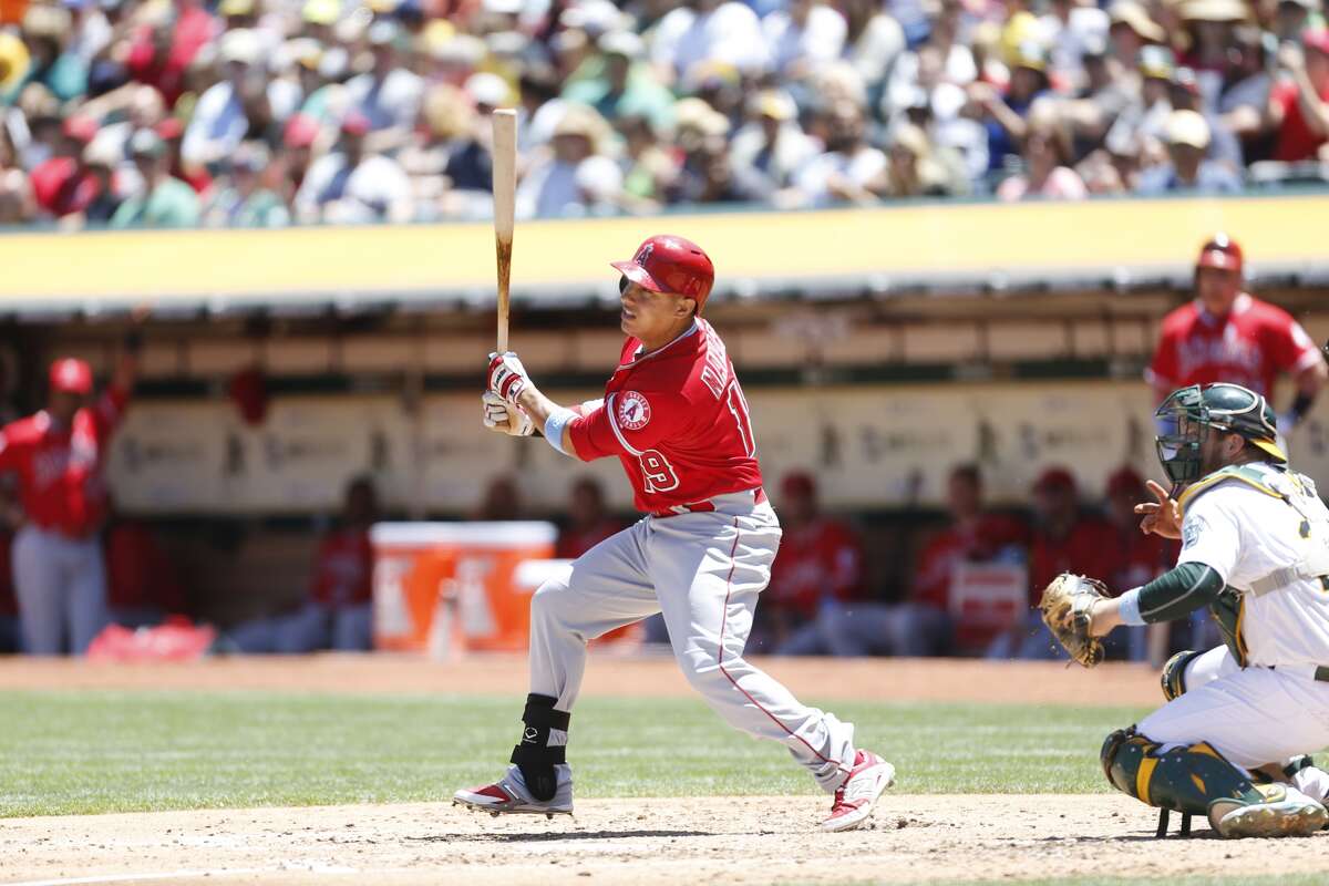 Mariners sign 1B Efren Navarro to a minor-league deal