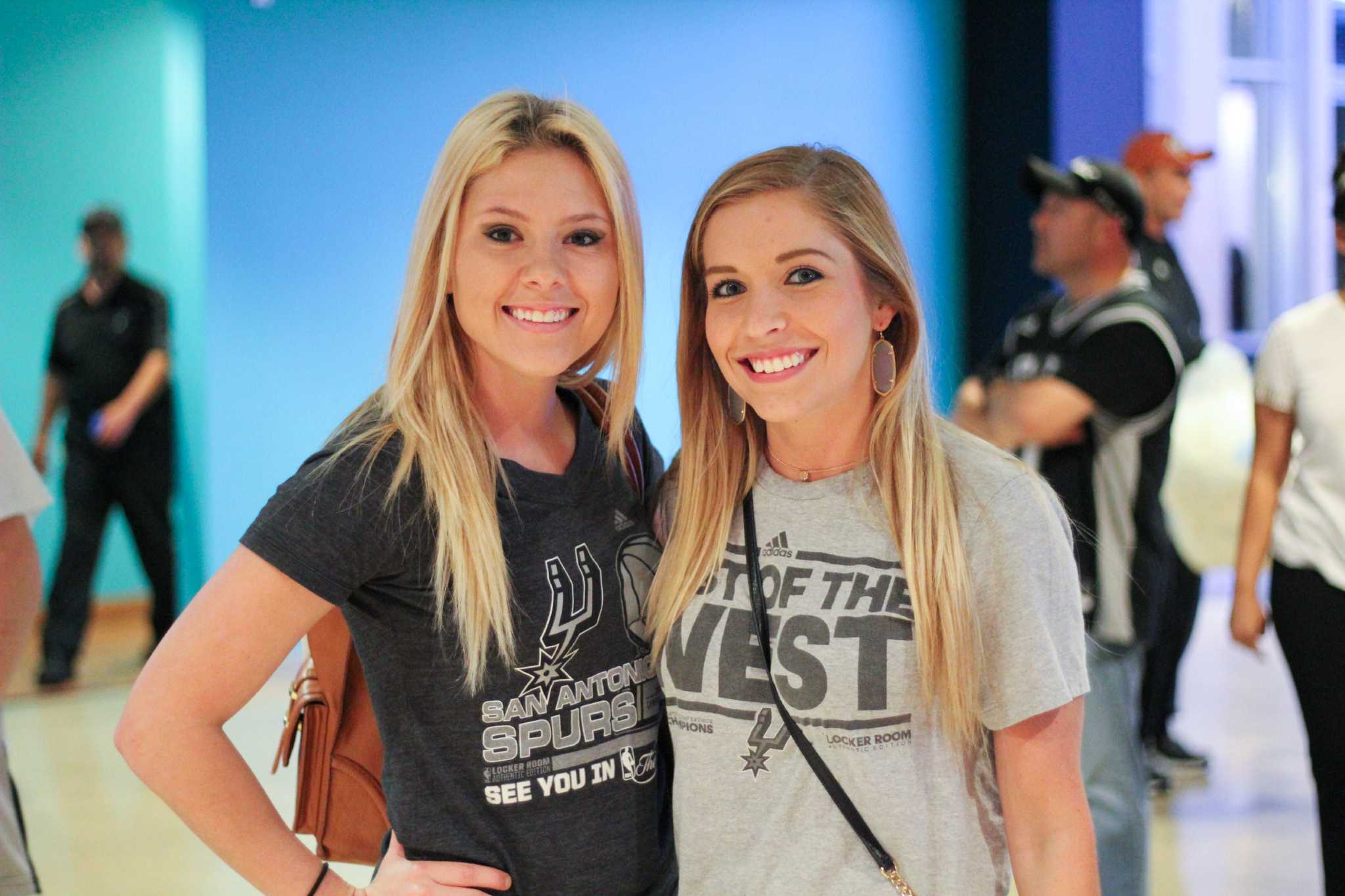 Photos: San Antonio Spurs fans welcome home team