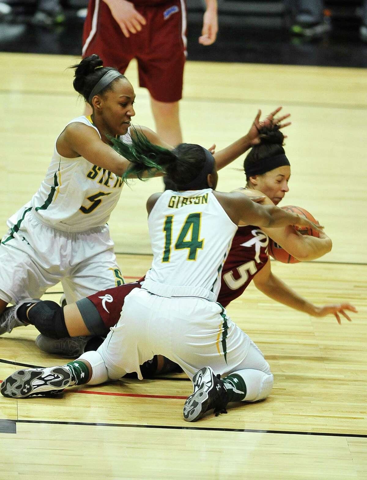 Siena women's basketball wins with four players on the court
