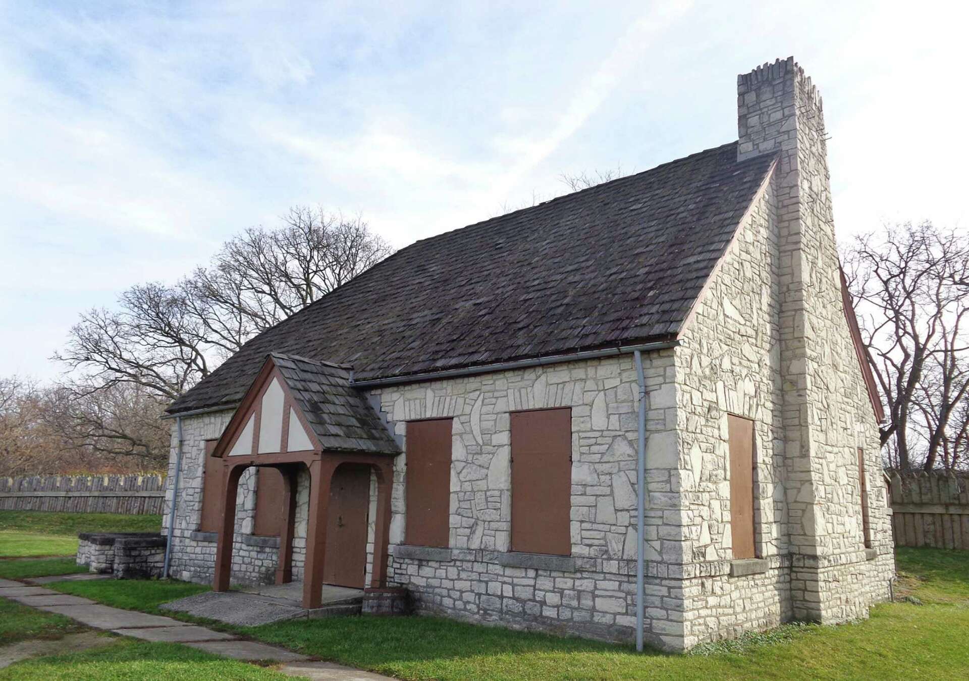 War of 1812 comes alive at log-and-earth fortification at Fort Meigs ...