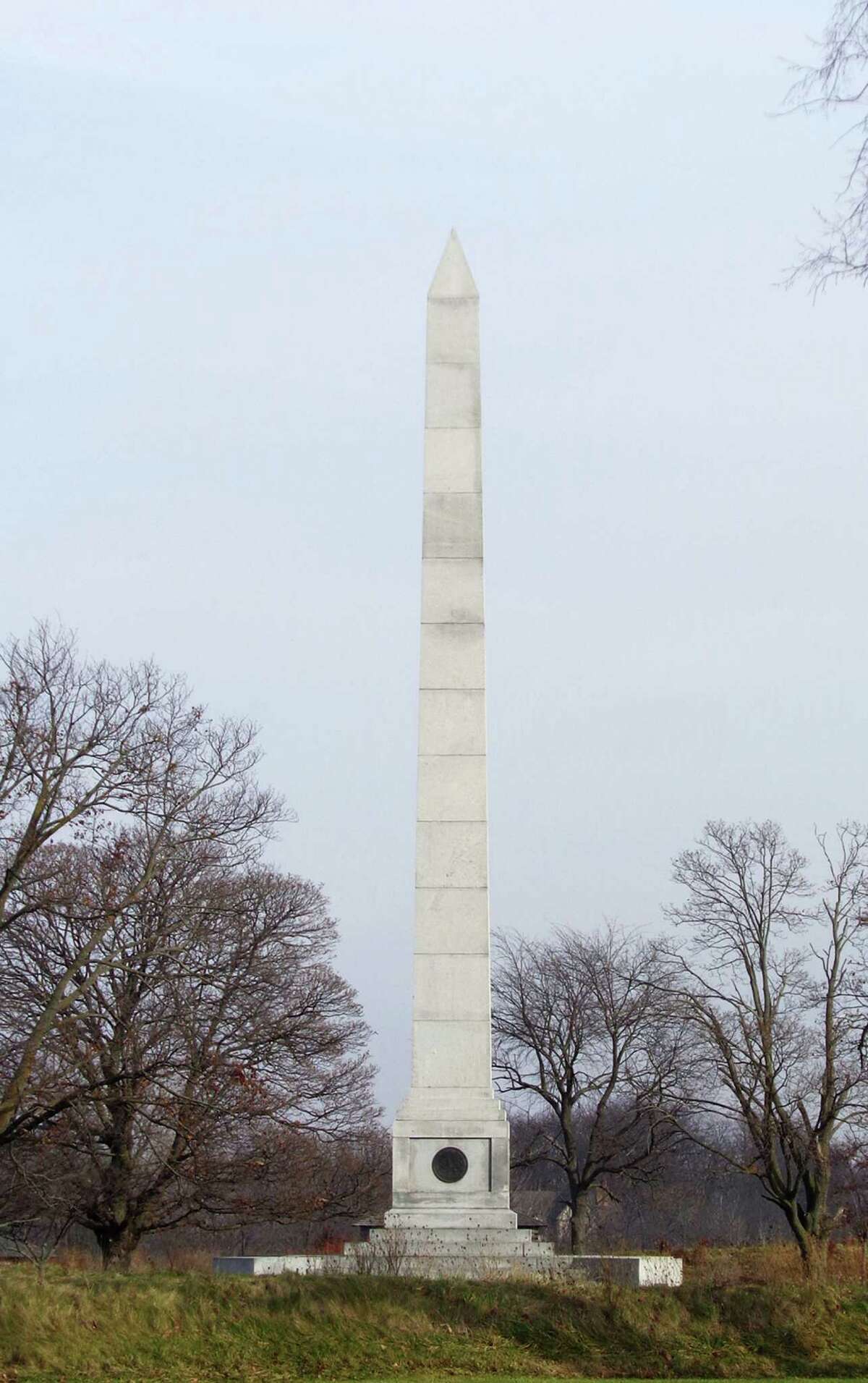War of 1812 comes alive at log-and-earth fortification at Fort Meigs ...
