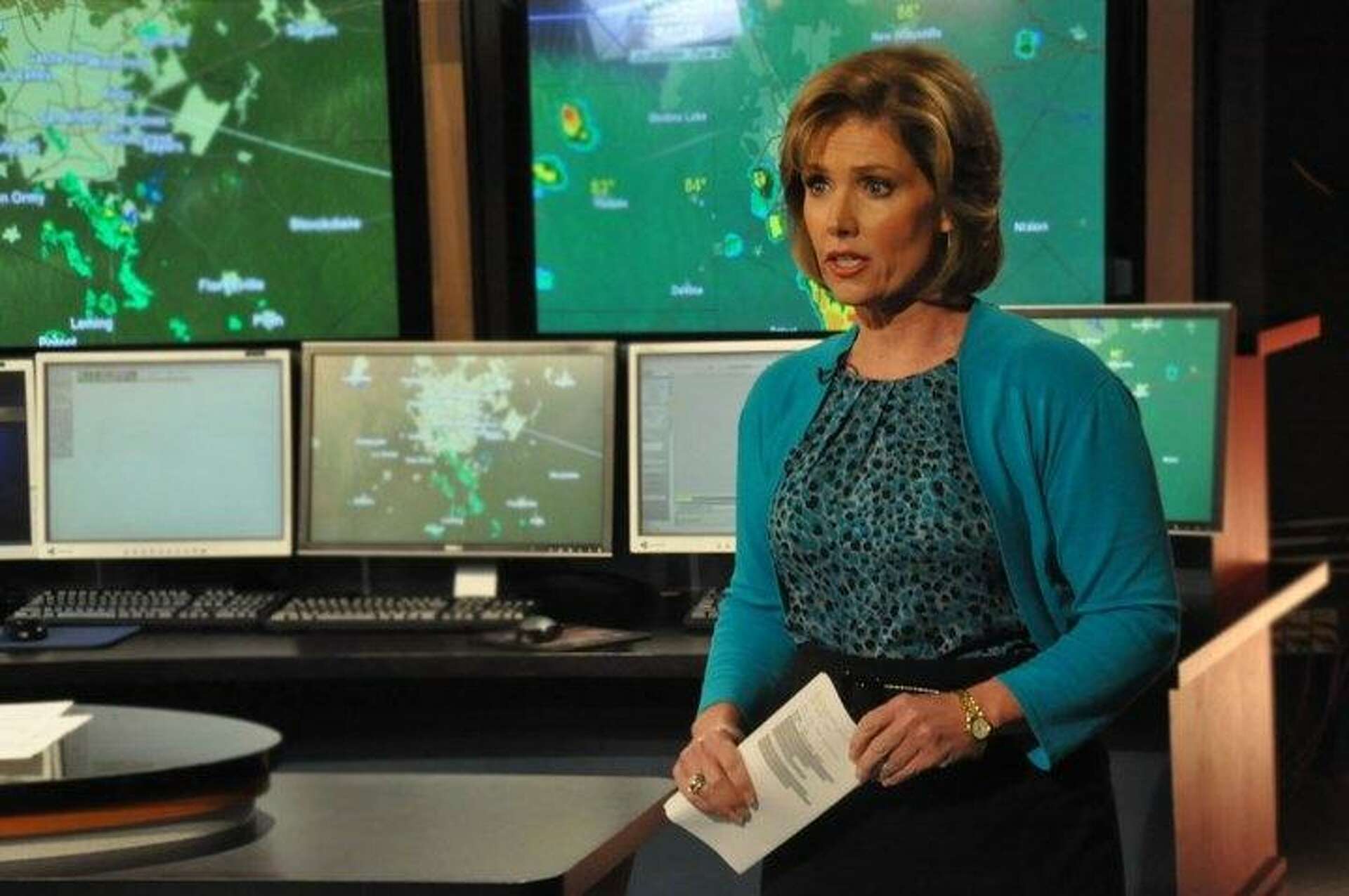 Where is KENS-TV anchorwoman Deborah Knapp?