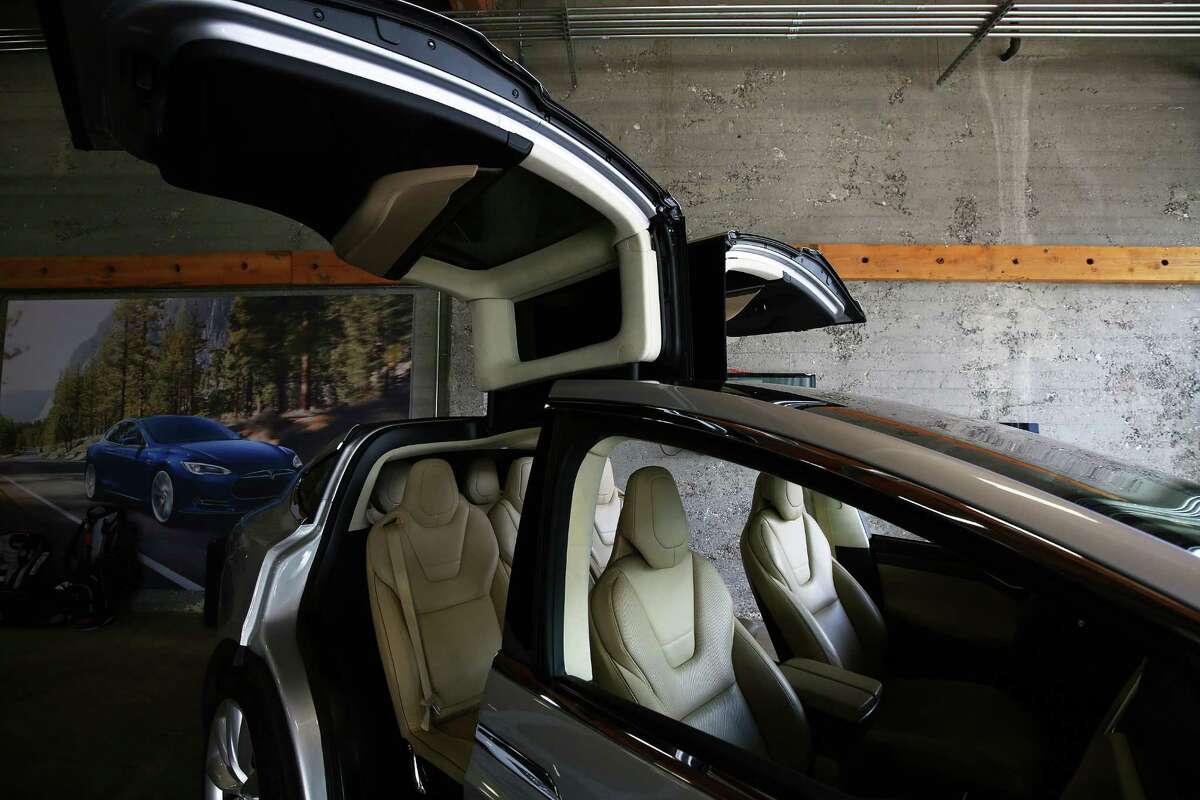 Tesla shows off its Model X to Seattle customers
